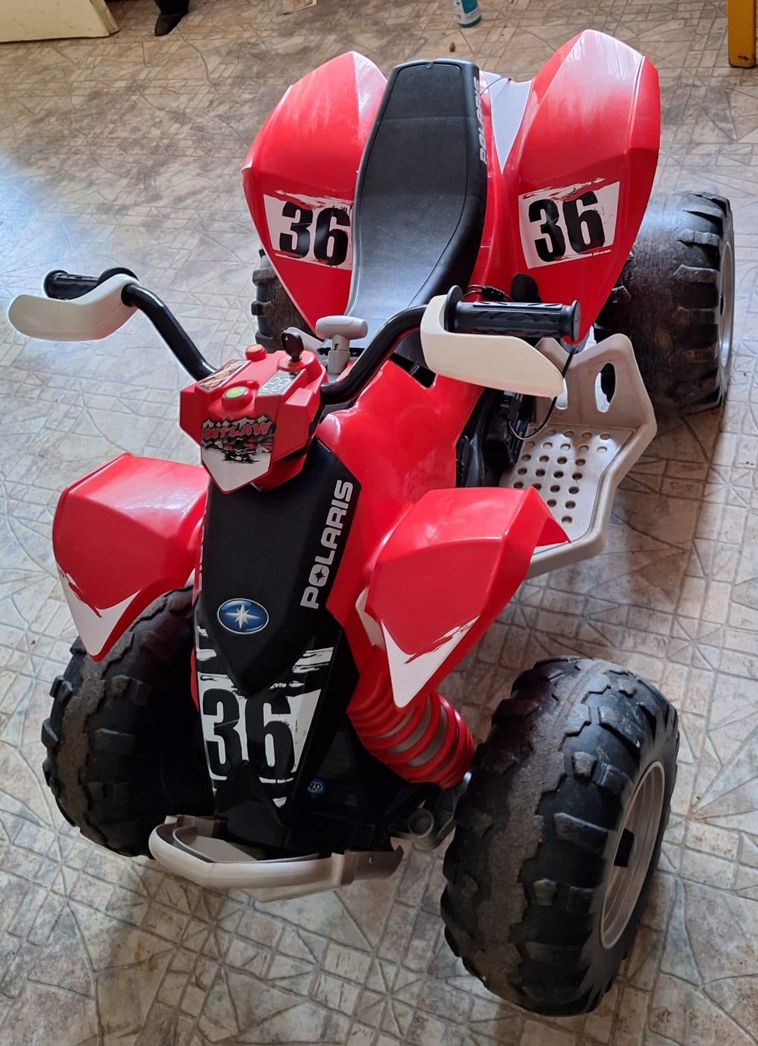 štirikolesnik Peg Perego Polaris Outlaw 330W