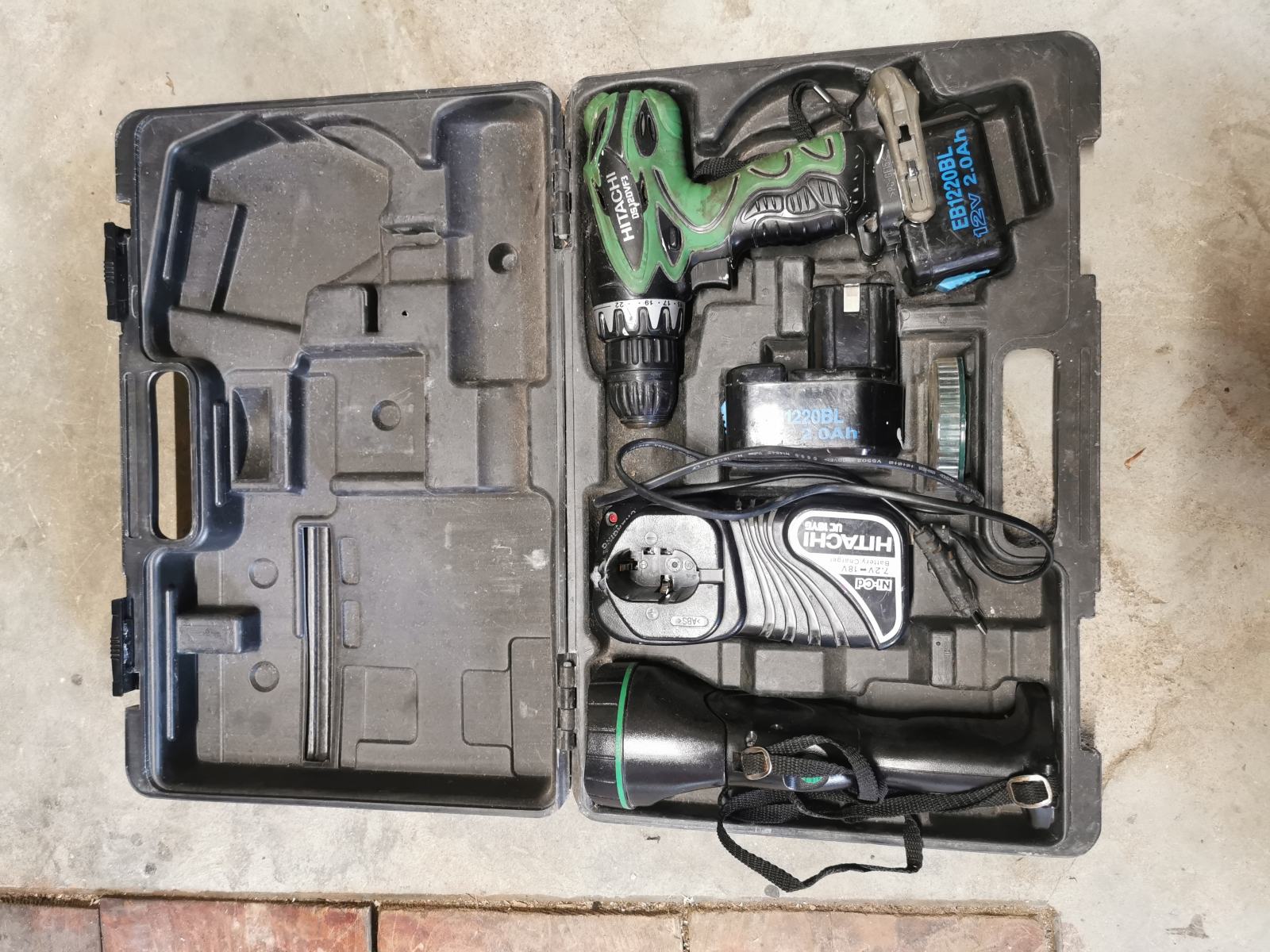 Baterijski vrtalnik Hitachi DS12DVF3