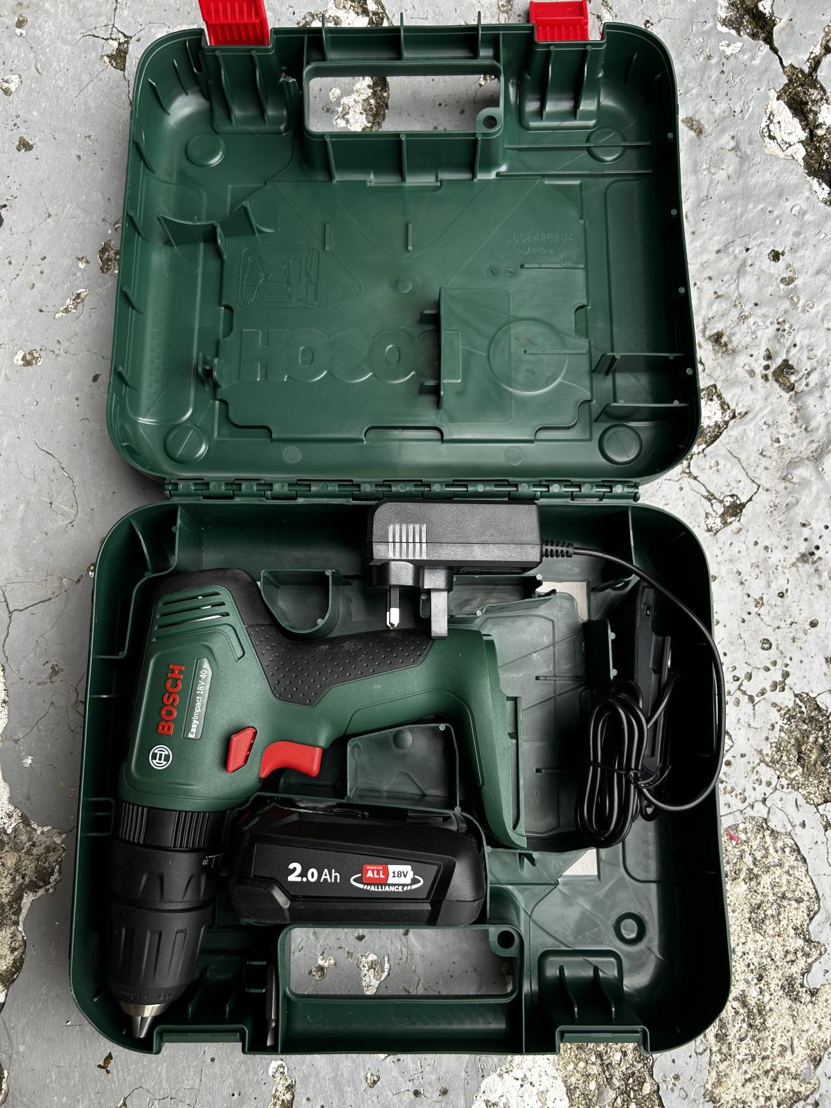 BOSCH Easy impact 18v baterijski