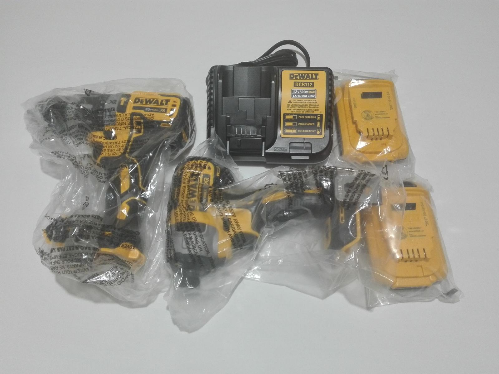 Dewalt udarni baterijski vijačnik in vrtalnik DCD796 P2 in DCF887 P2