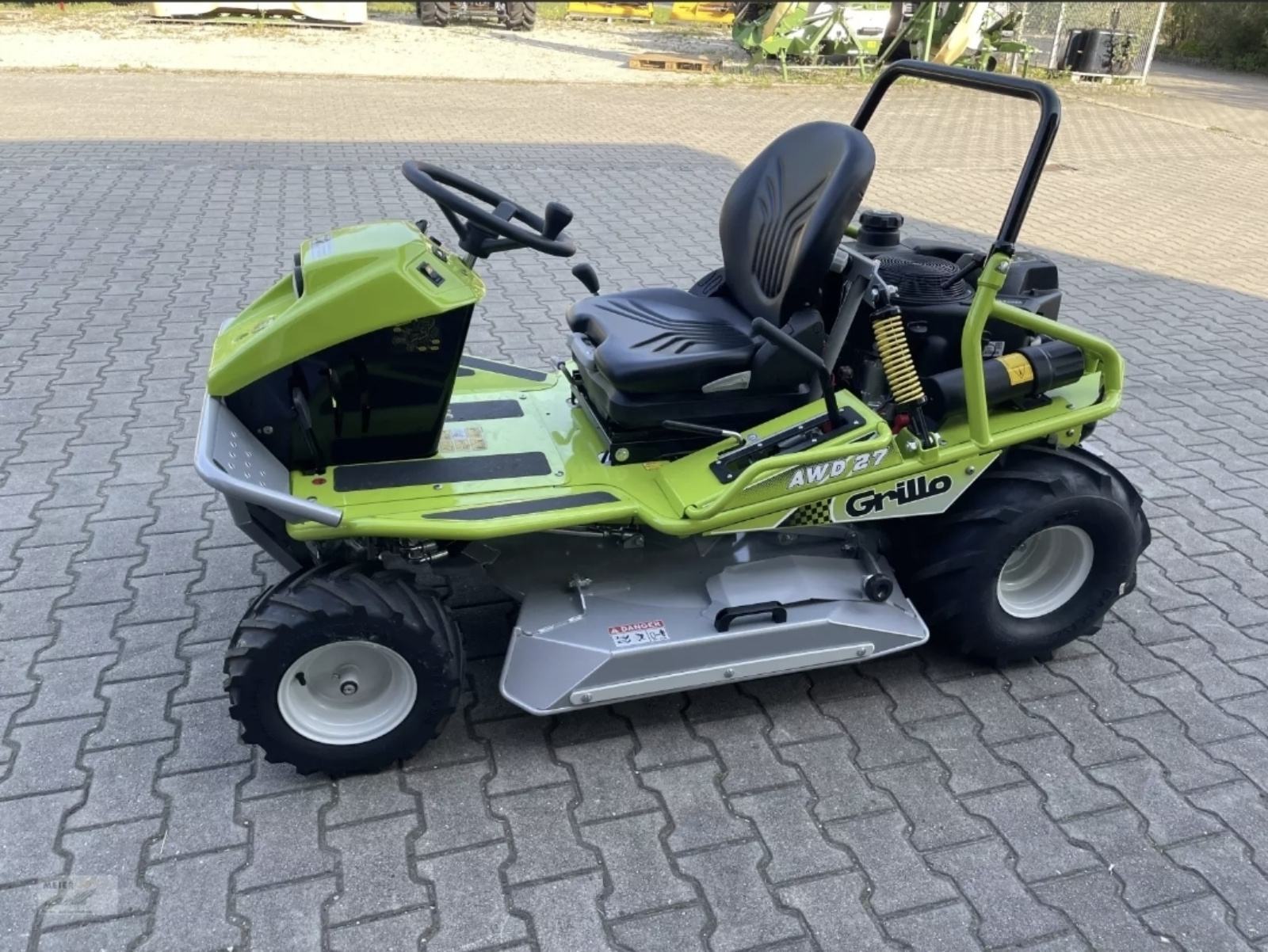 Grillo 4X4 Awd Gorski vrtni traktor kosilnica mulčar 27HP