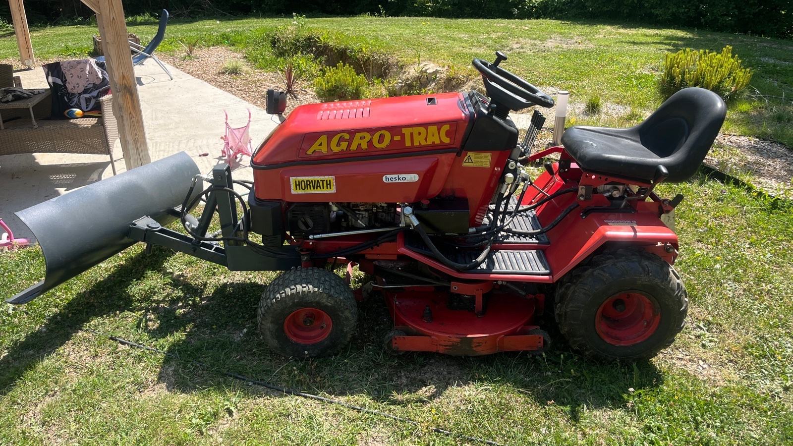 Vrtni traktor AGRO-TRAC