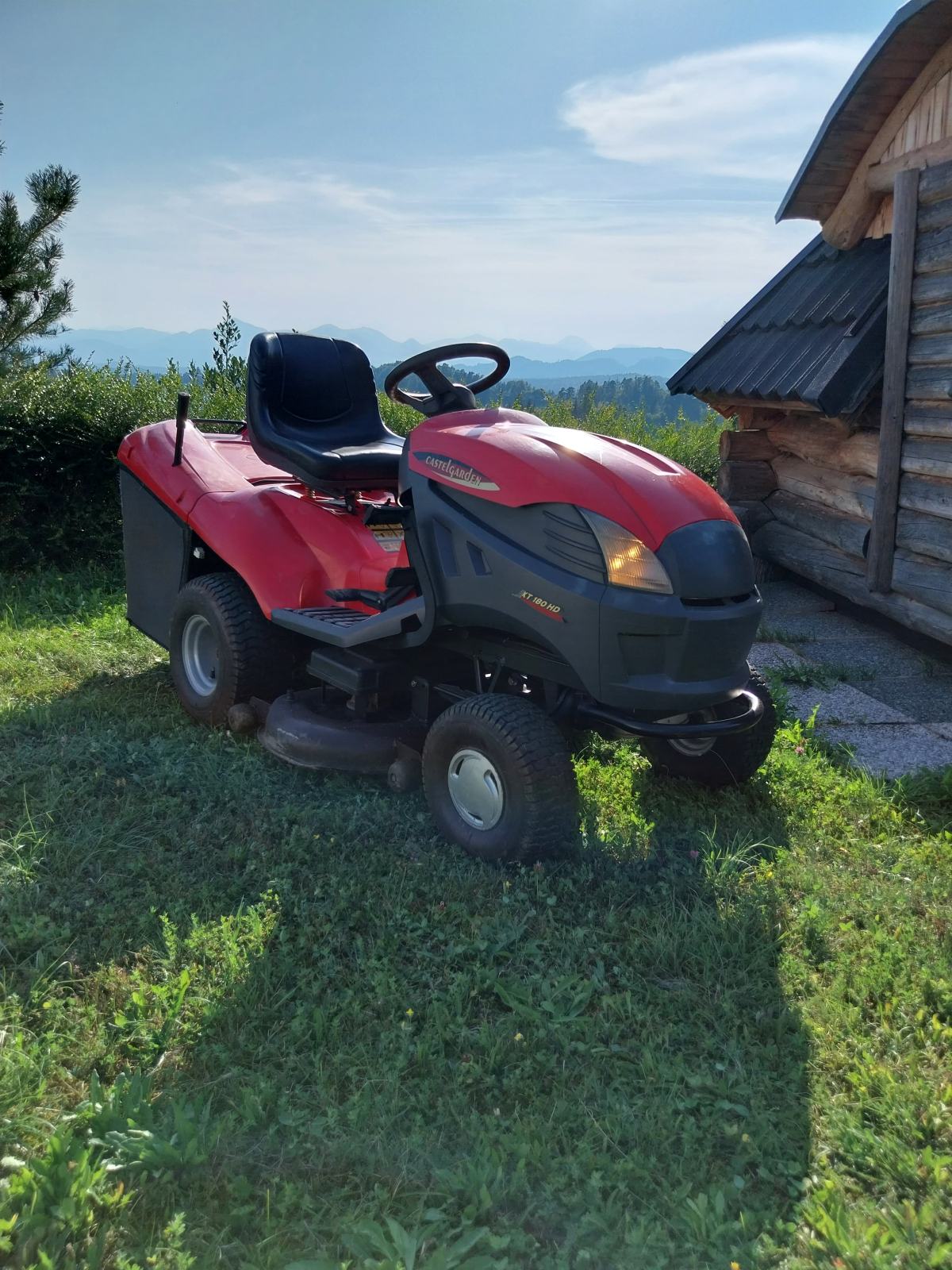 Vrtni traktor Castelgarden kosilnica