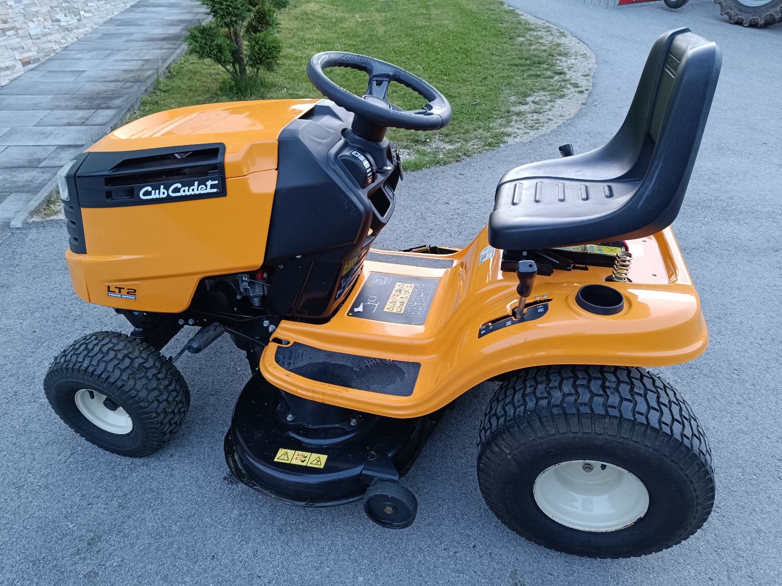 vrtni traktor CUB CADET