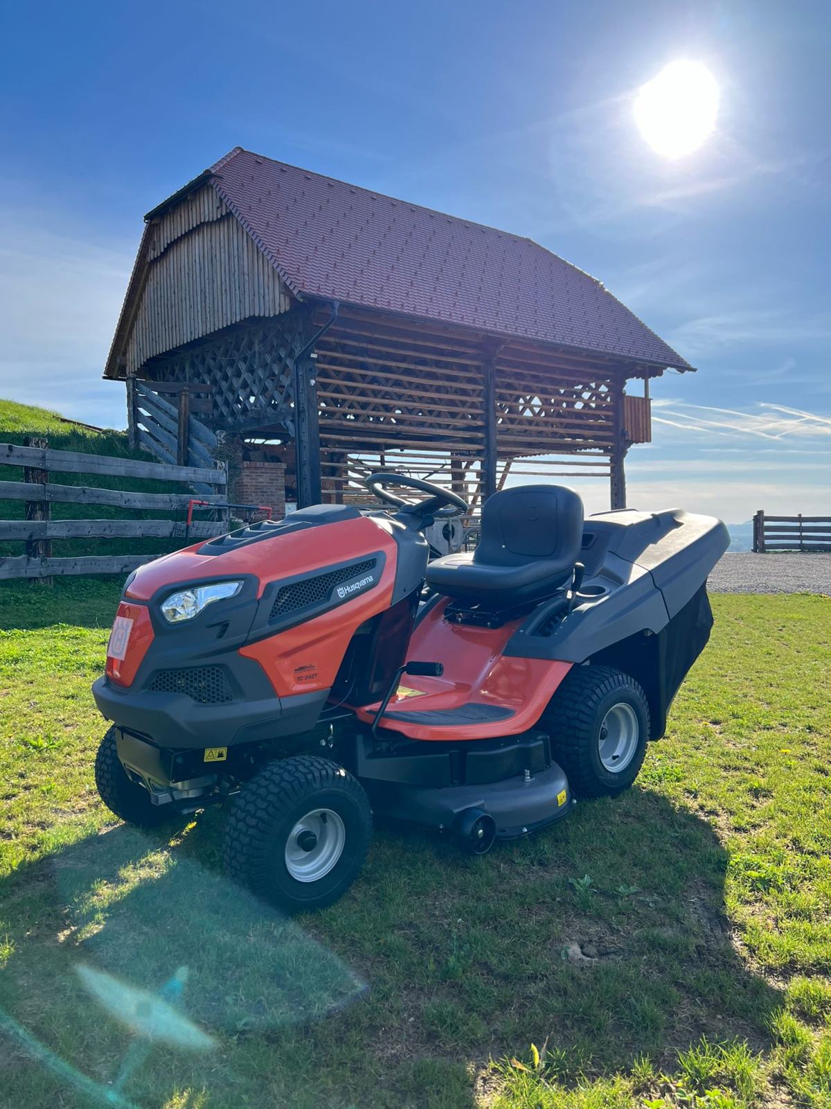 Vrtni traktor Husqvarna TC 242