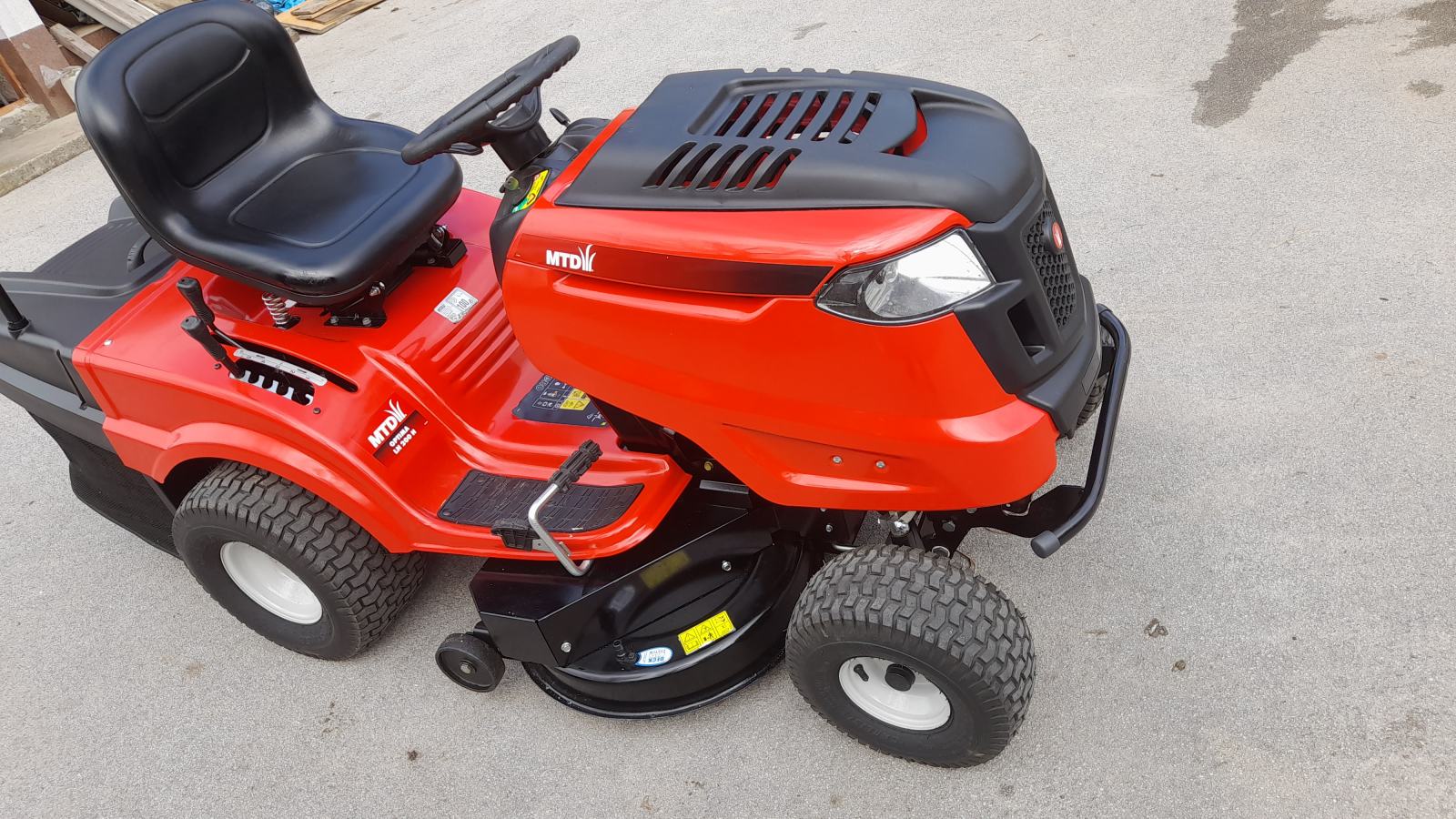 vrtni traktor MTD 20HP