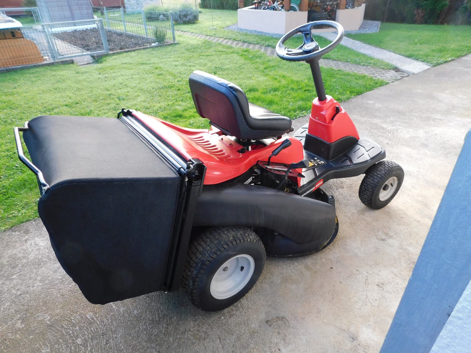 Vrtni traktor MTD Minirider ( Nemčija ) - kot nov
