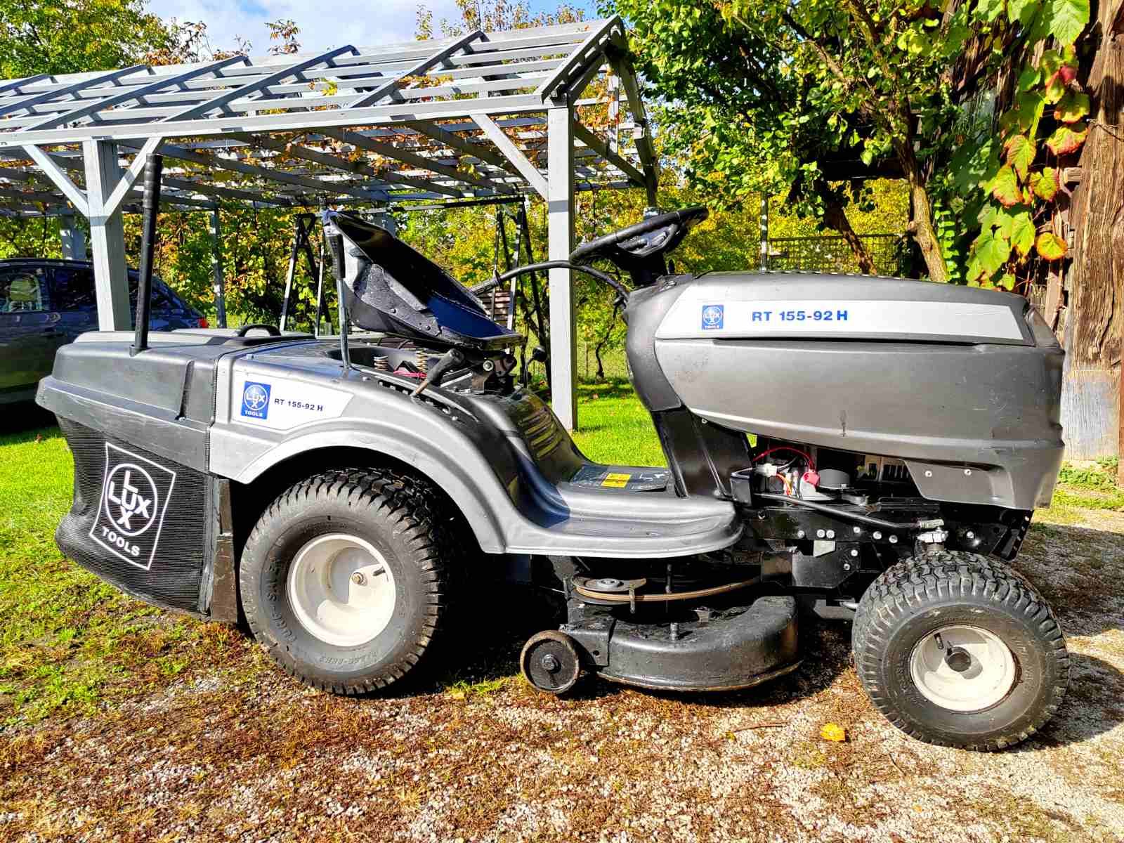 Vrtni traktor MTD