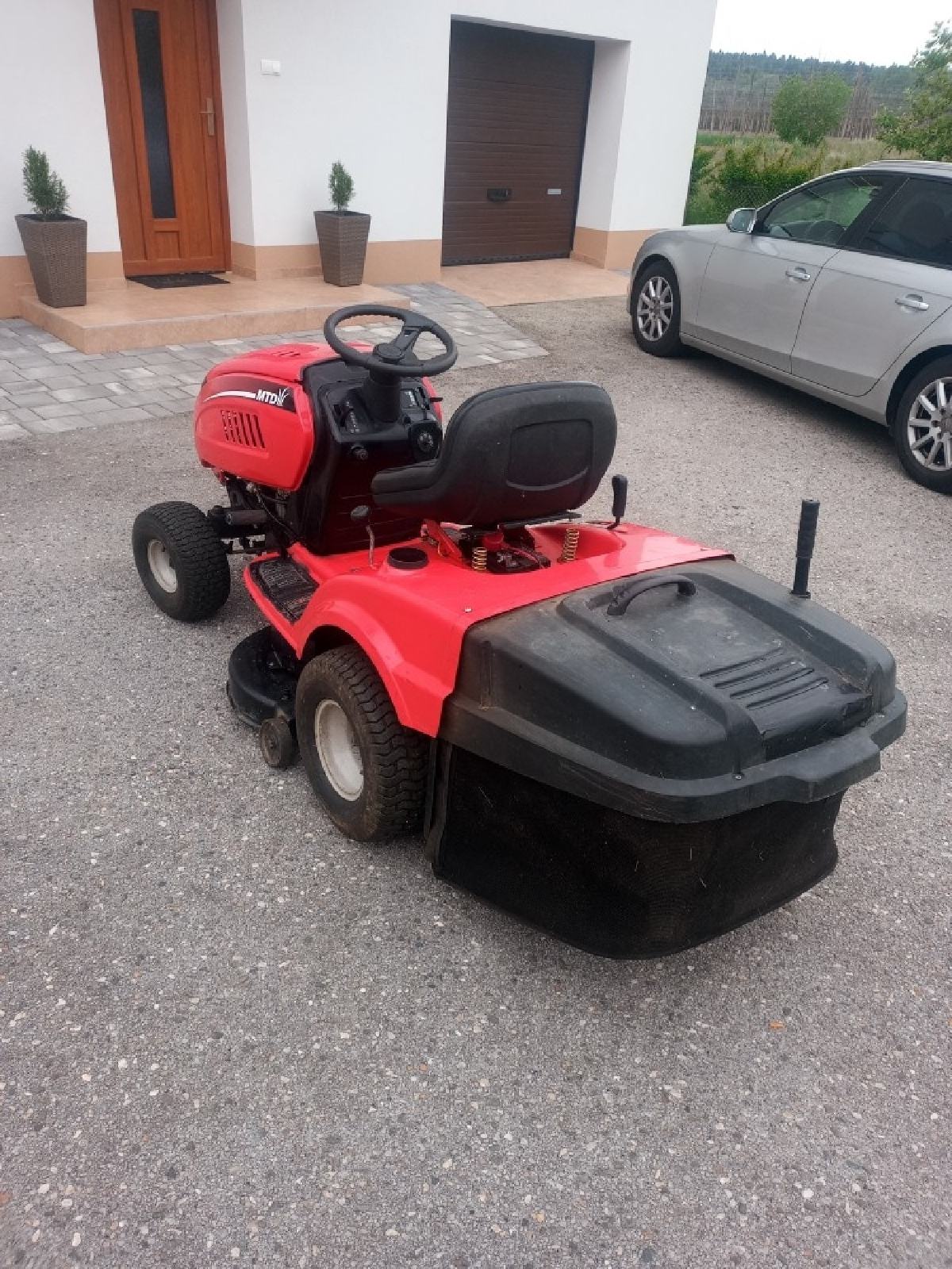 vrtni traktor