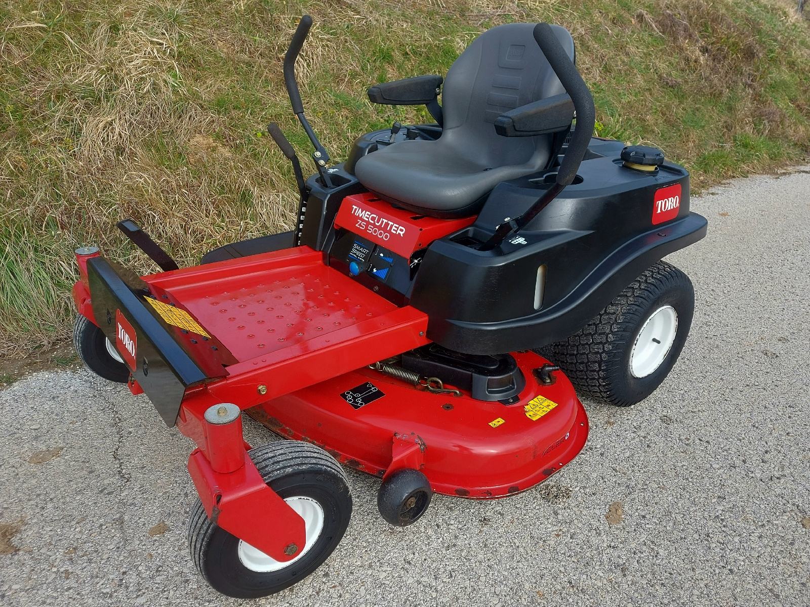 Vrtni traktor Toro Pro 24HP ZS5000 zero turn kosilnica mulčar