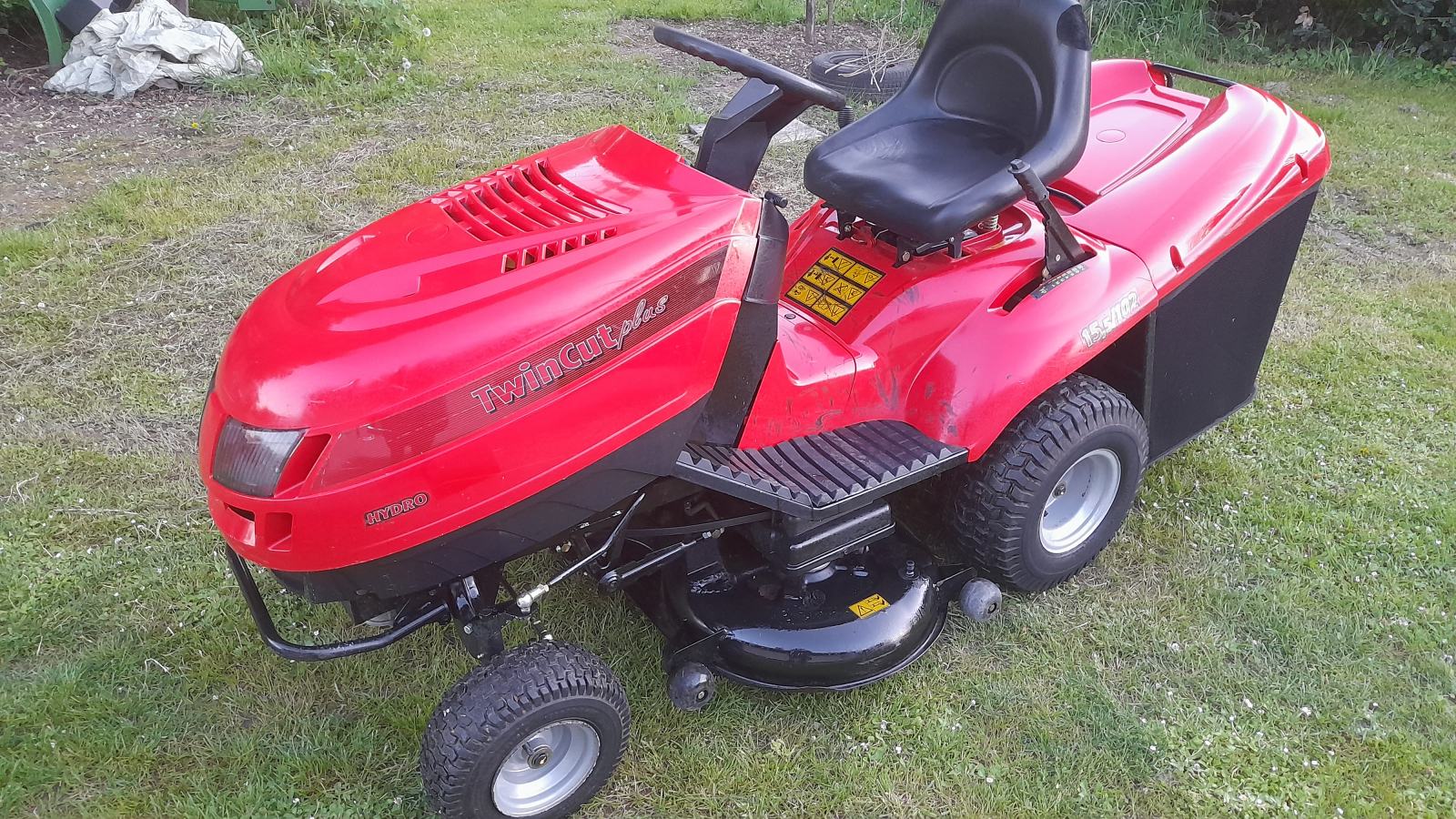 vrtni traktor twin cut 16 hp hidro