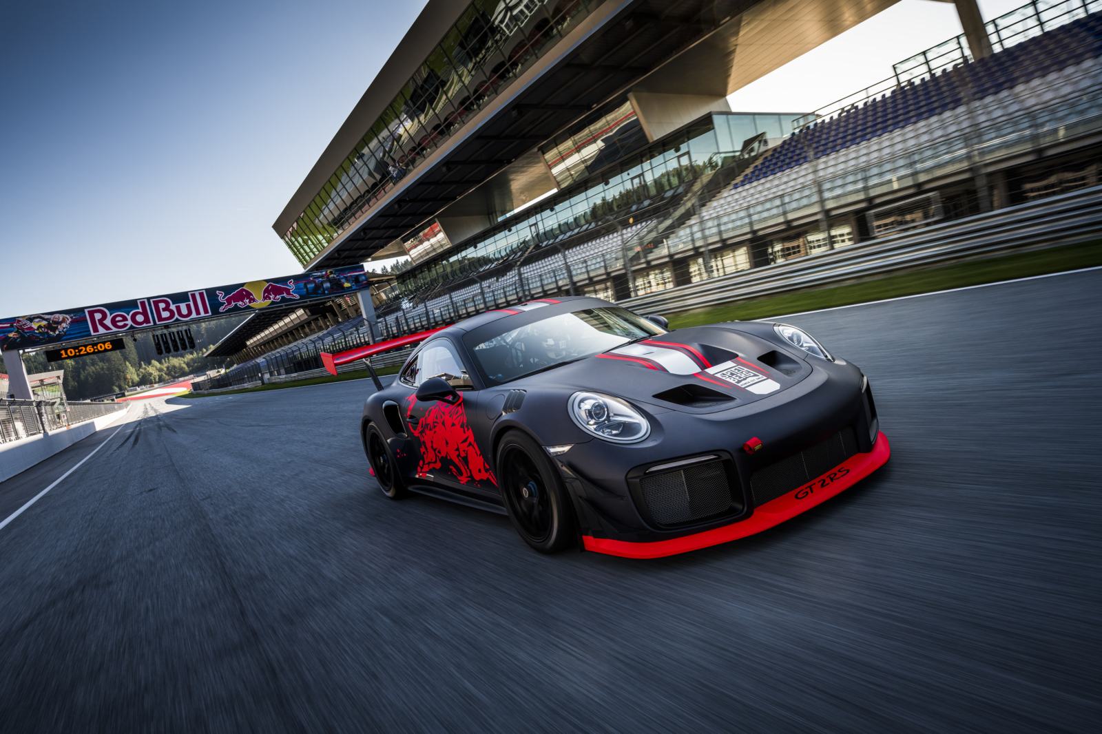 oucher Porsche 911 GT2 RS Clubsport race taxi Red Bull Ring - F1 Track