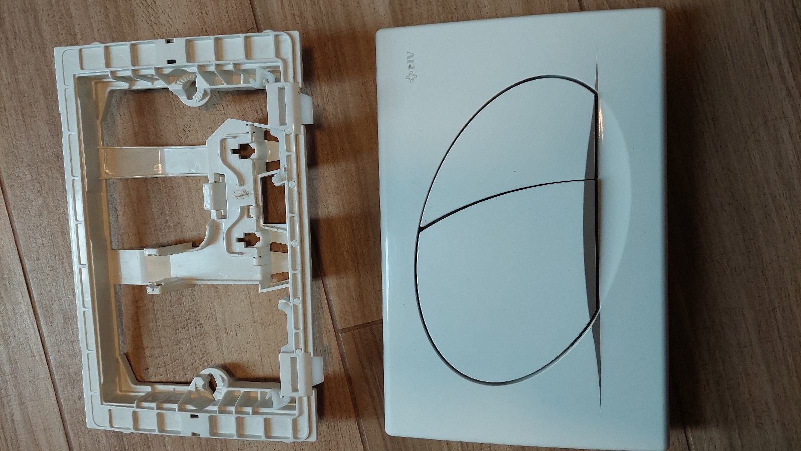 Tipka za wc kotliček liv