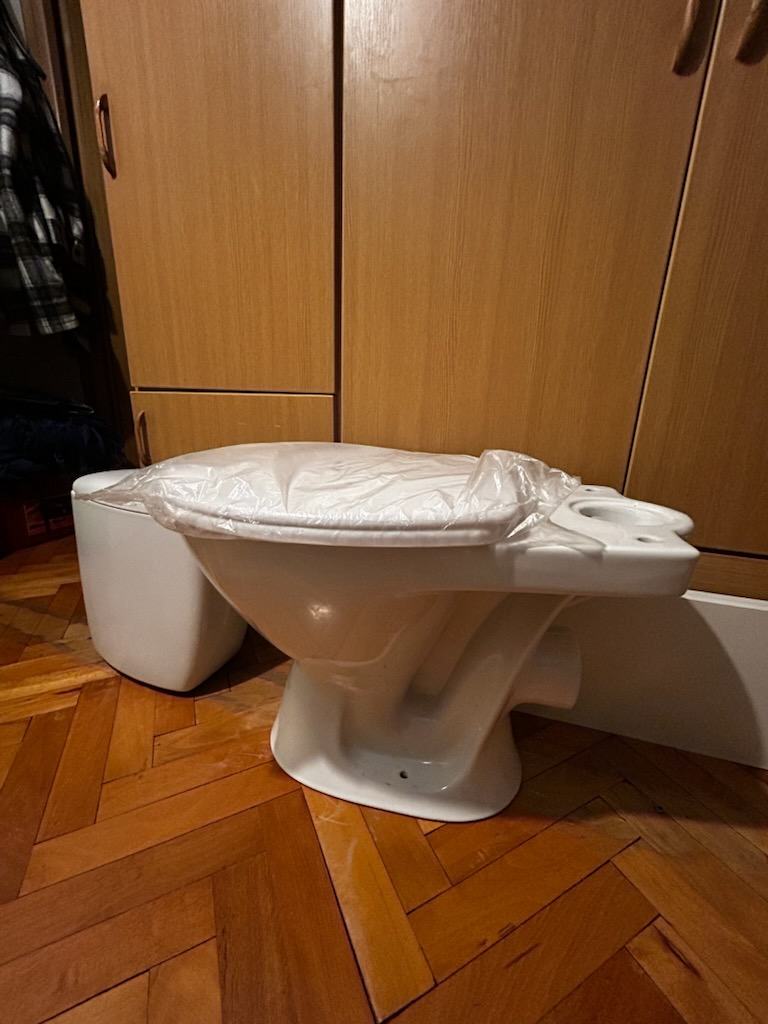 WC ŠKOLJKA KERAMIČNA, DESKA , SPLAKOVALNIK KERAMIKA