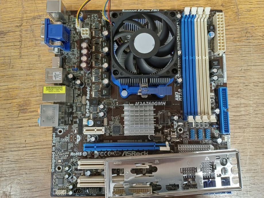 Asrock M3a760gmh+AMD Phenom X4 830,4-8gb rama+cooler+io shield