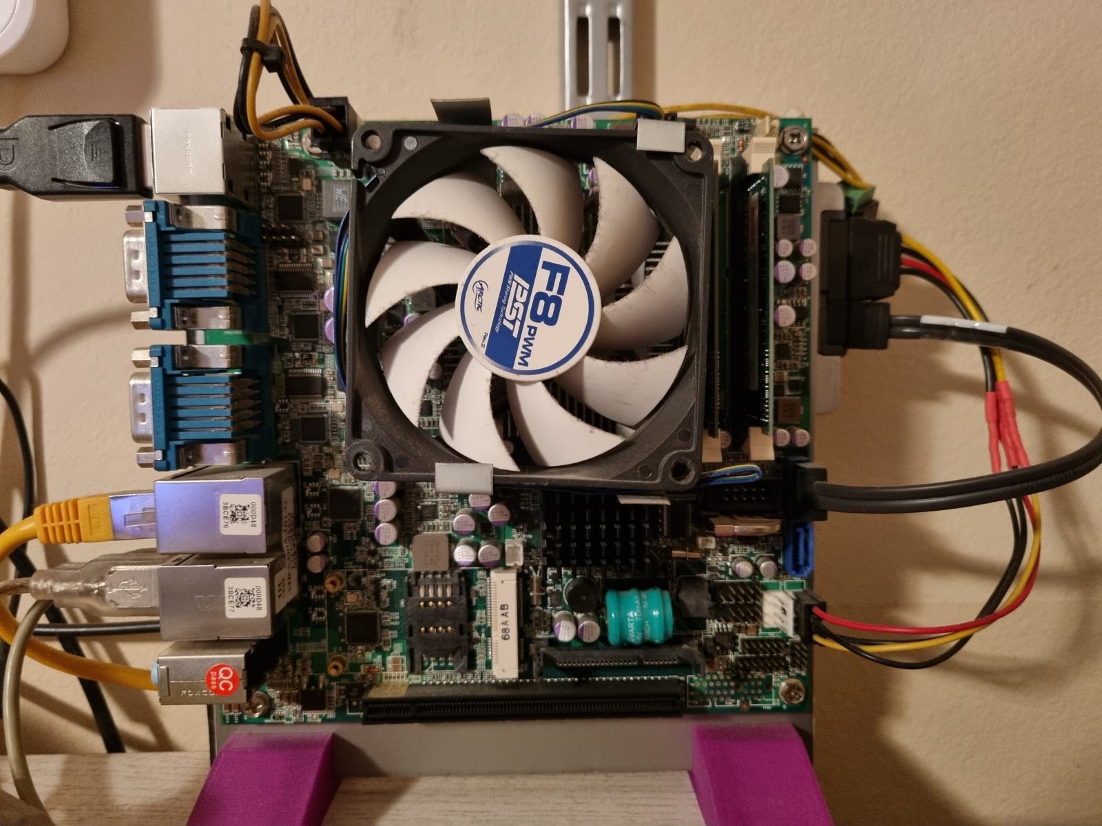 Mini-ITX MB-8390 embeded R-series APU with AMD Radeon