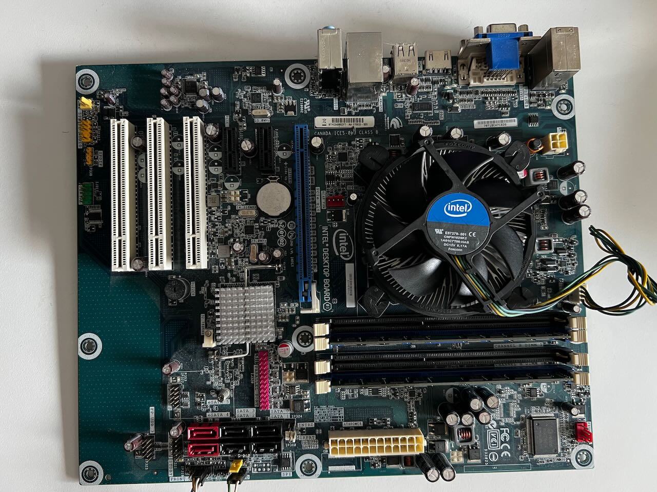 Osnovna plošča Intel + CPU Core i3 + 8GB 1333 RAM
