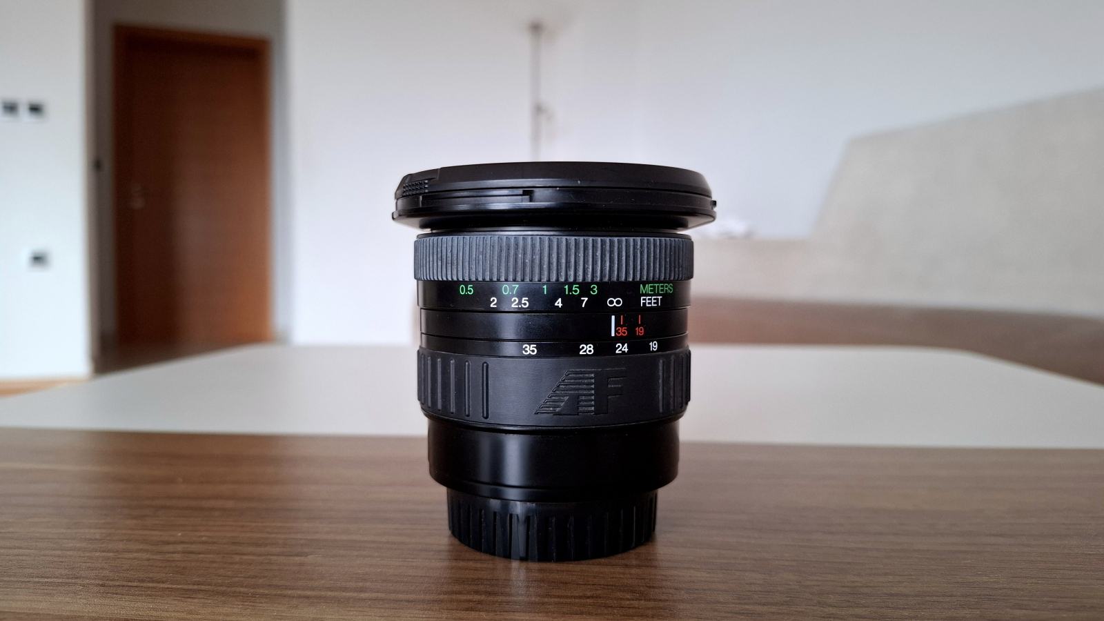 Prodam objektiv Voigtländer Ultragon 19-35 mm 1:3.5-4.5 VMV