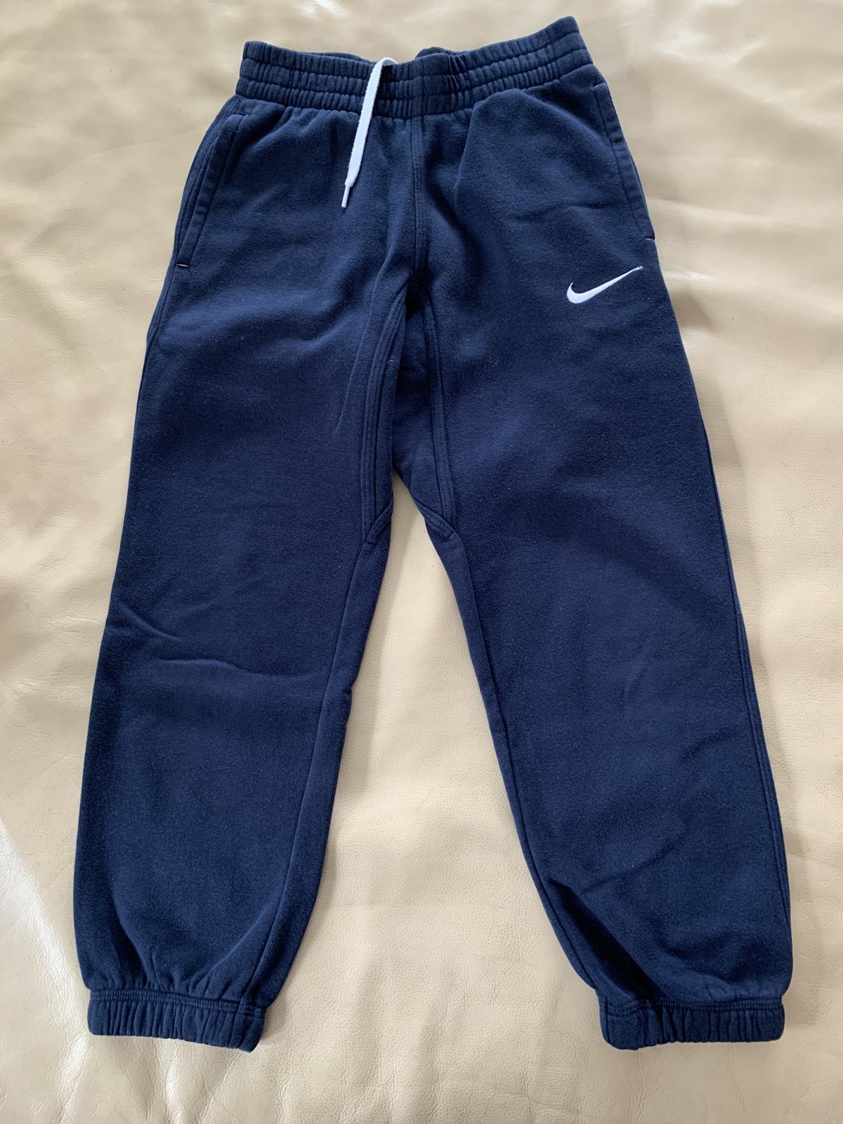 SPODNJI DEL TRENIRKE - NIKE