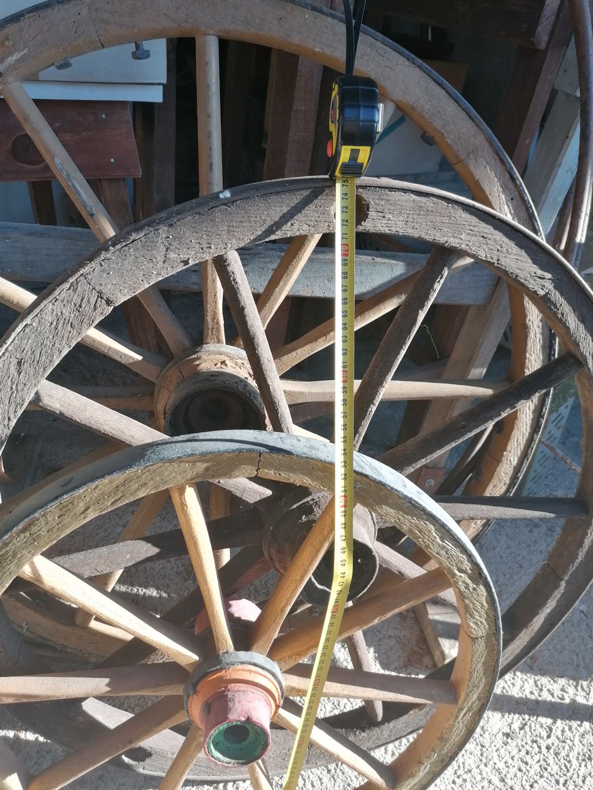 Lesena kolesa od voza