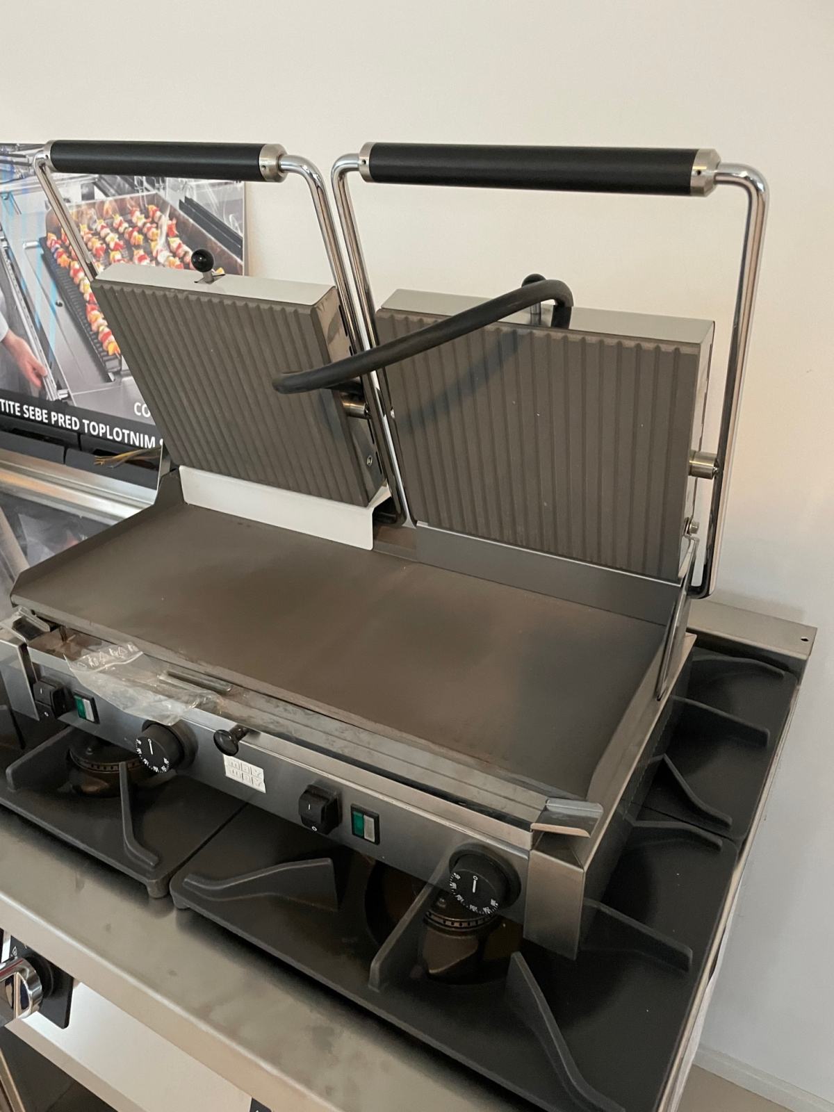 ČELJUSTNI ŽAR/TOASTER, GRILL, OŽEMALNIK CITRUSOV