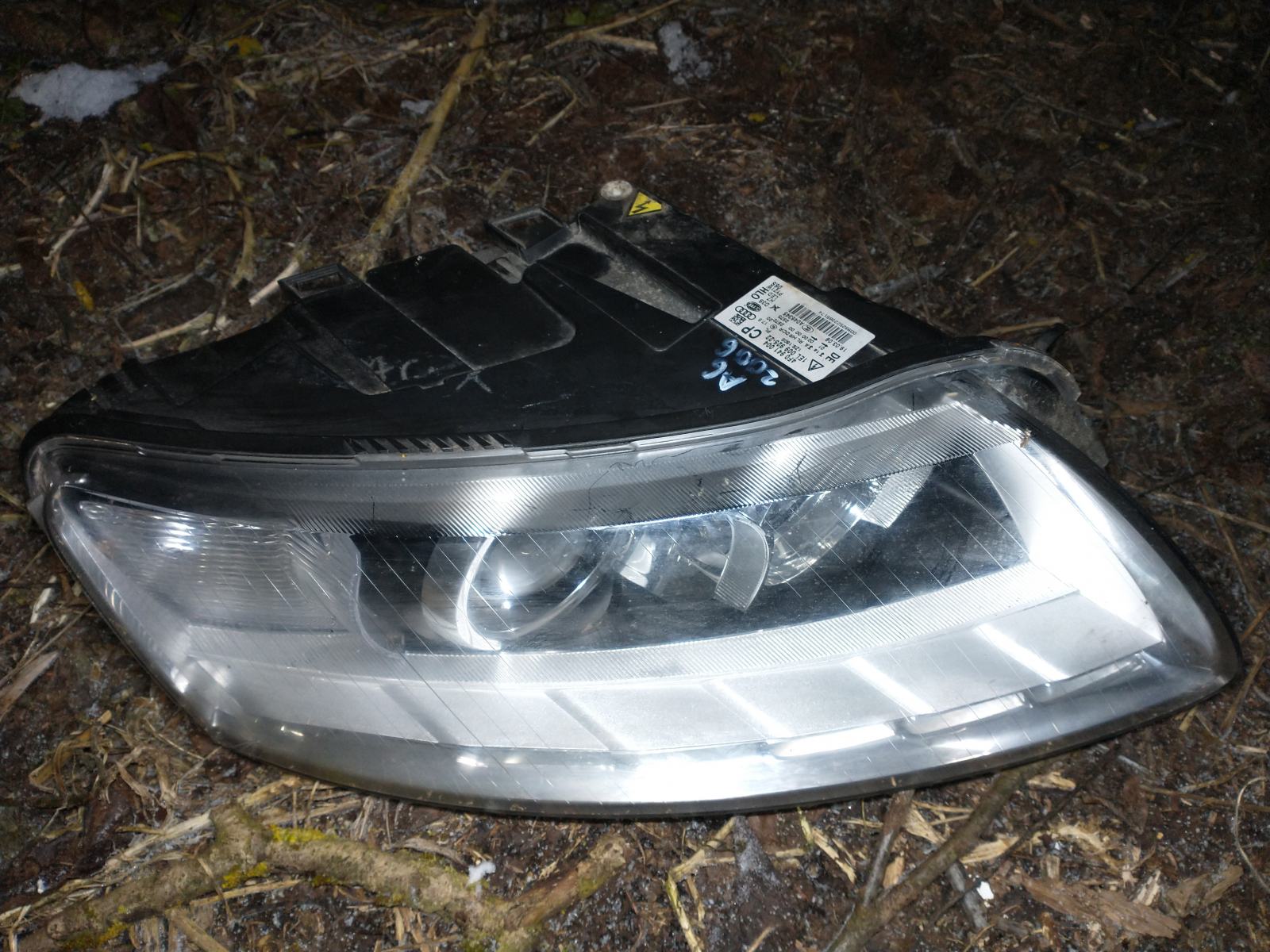 audi a6 2006 xenon žaromet spredaj prednja luč sprednja original