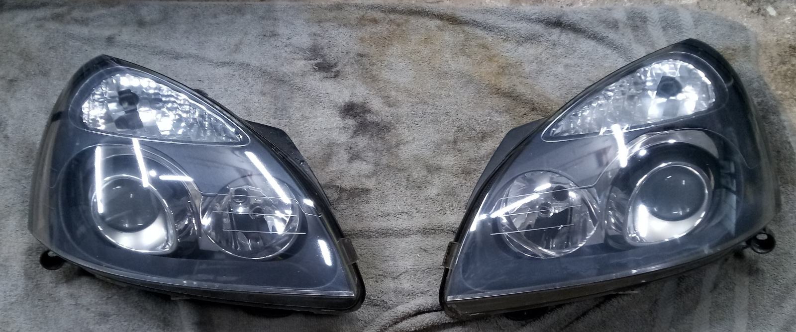 renault clio 2 luči z lečo