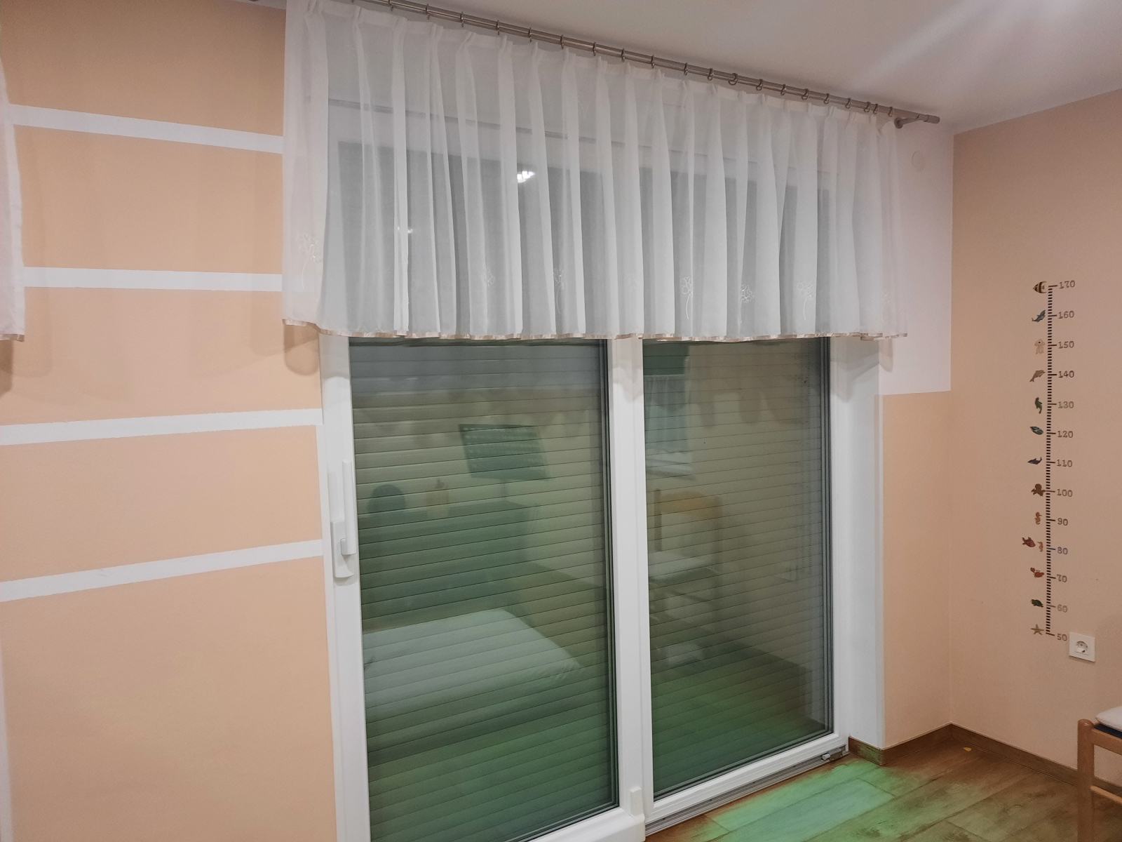 Prodamo 2krat 210cm siroke zavese in 2krat 80cm na palcki
