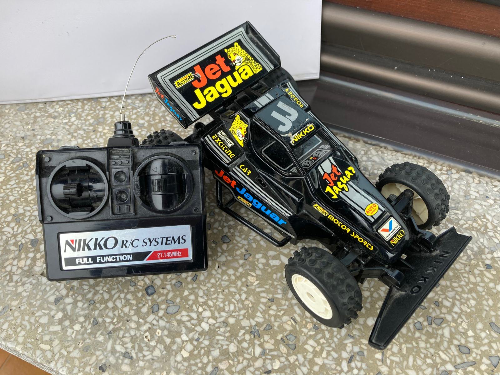 Avto na daljinsko vodenje NIKKO Jet Jaguar - Made in Singapore