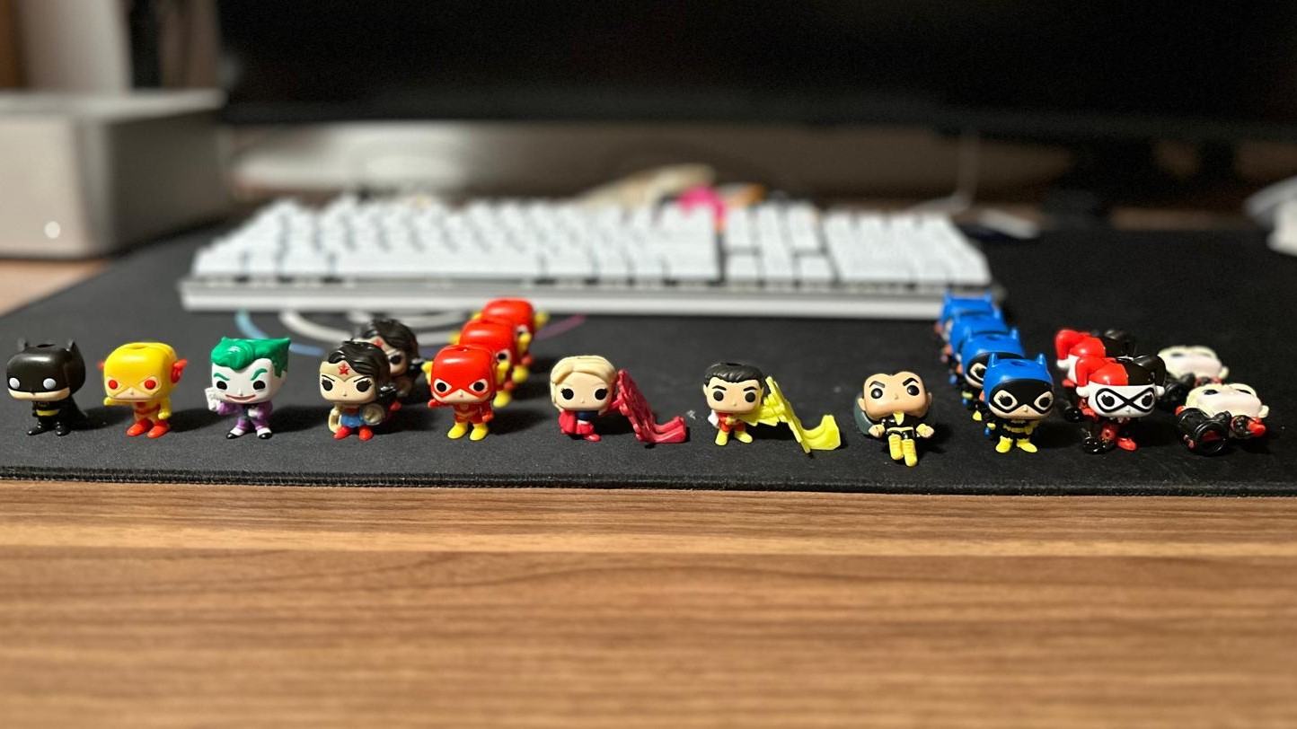 KINDER JOY DC FUNKO POP FIGURICE