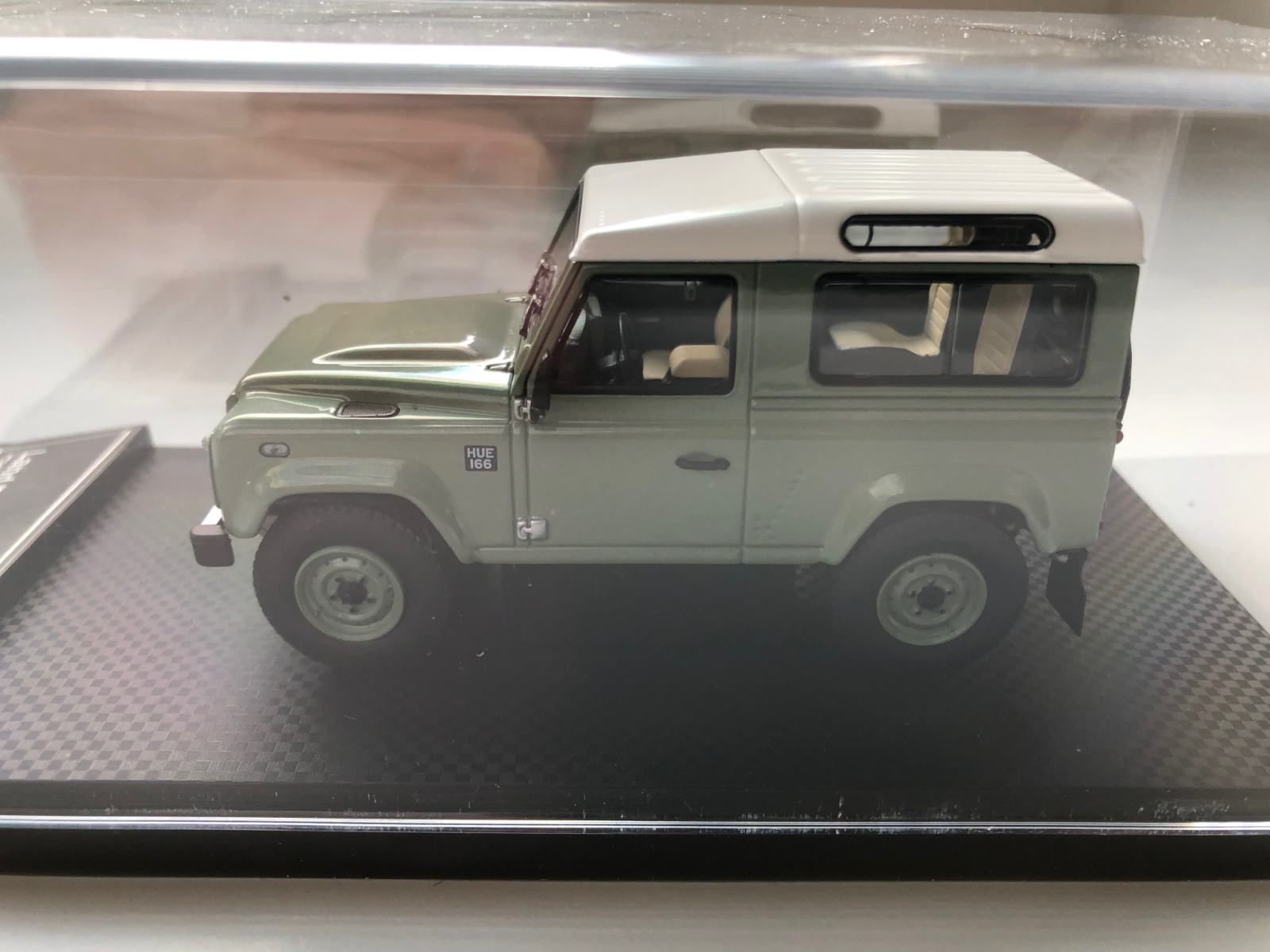 Land Rover Defender 90 Heritage Edition - 2015 - 1:43 Almost Real