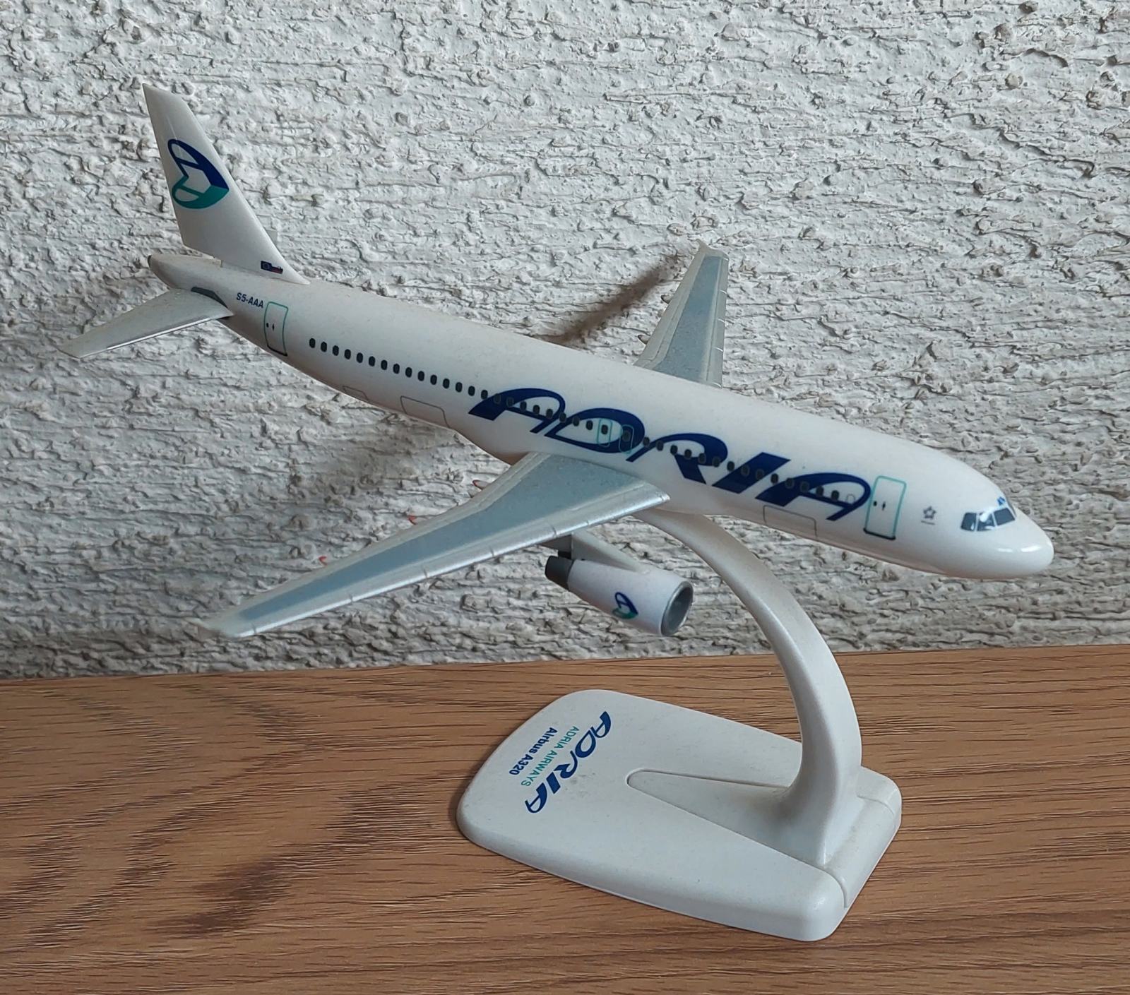 LETALO ADRIA AIRWAYS MAKETA