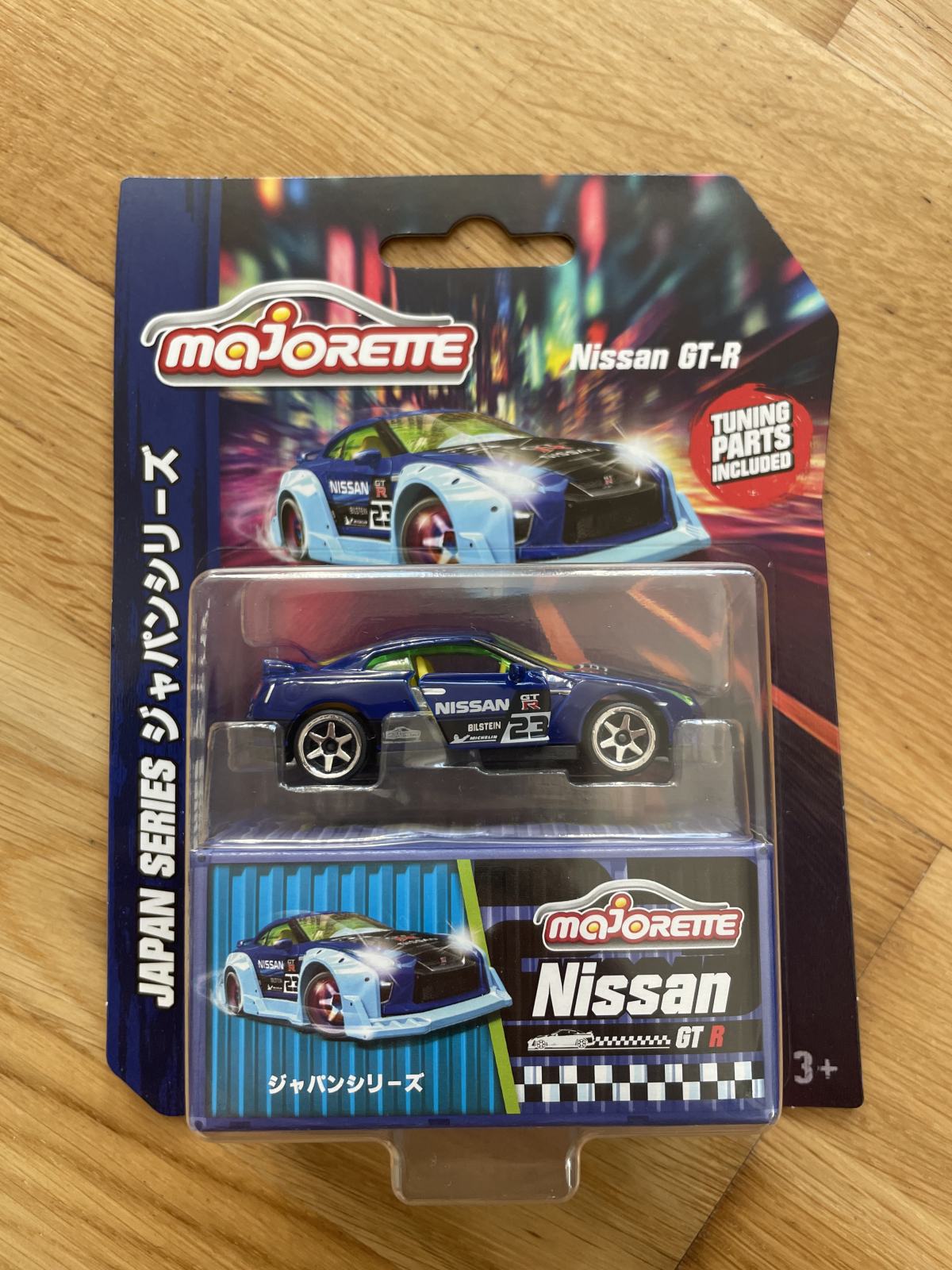 Majorette avtomobilček Nissan GT-R Japan Series 1:64