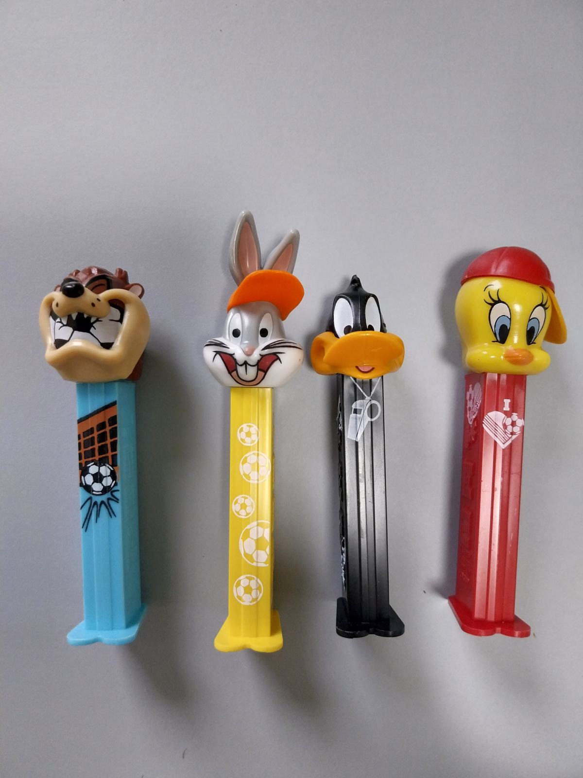 Pez 4 figurice Looney toons zbirateljske