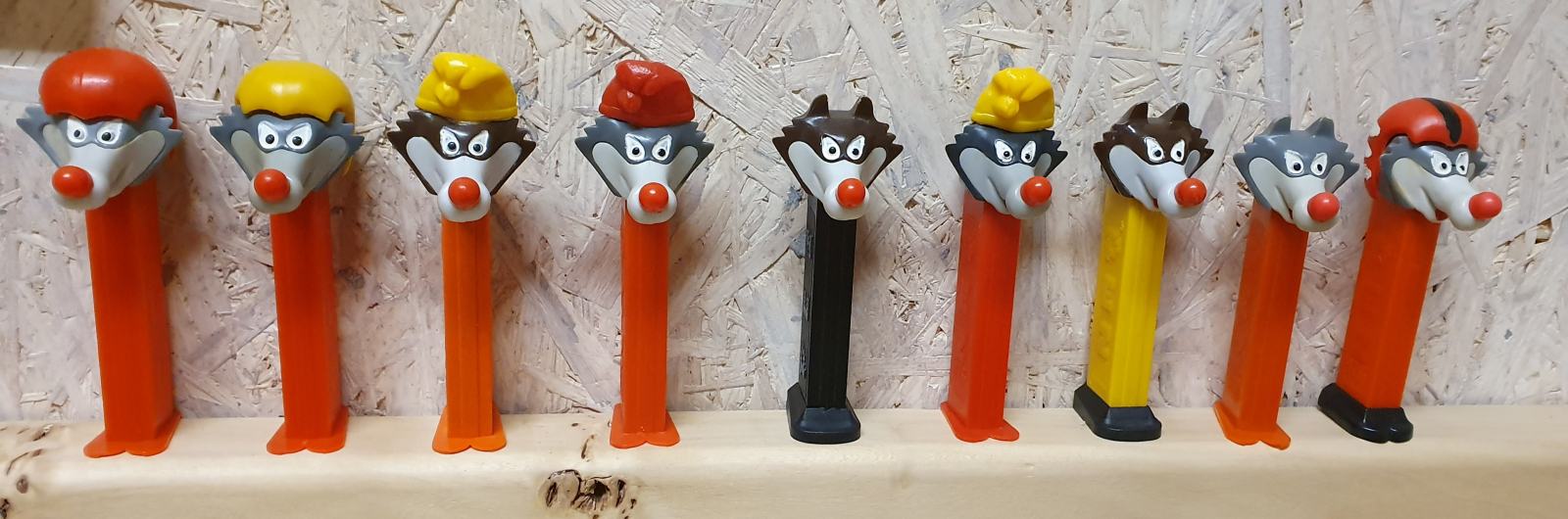 Pez figure, Vučko in ostale stare pez figurice kupim