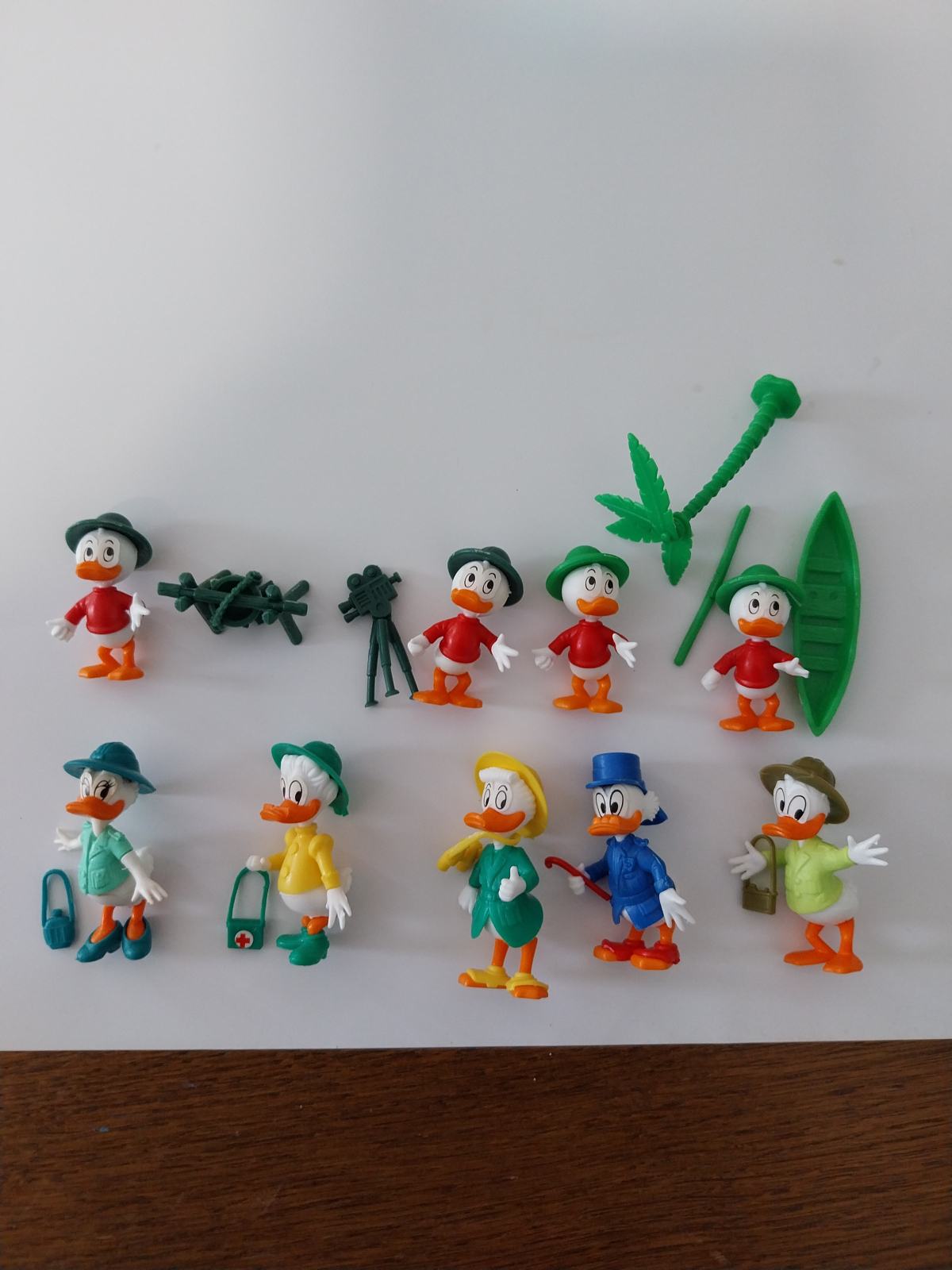 Stara Kinder figurica - serija Donald in prijatelji Safari 1989