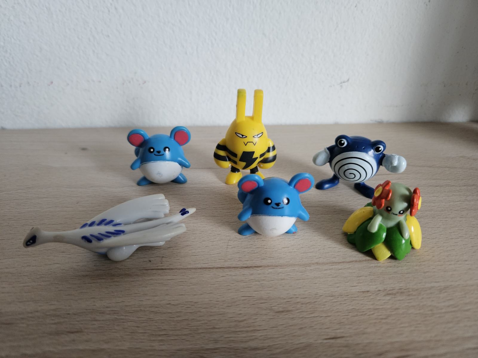 Vintage Nintendo Pokemon 1999-2001 figure