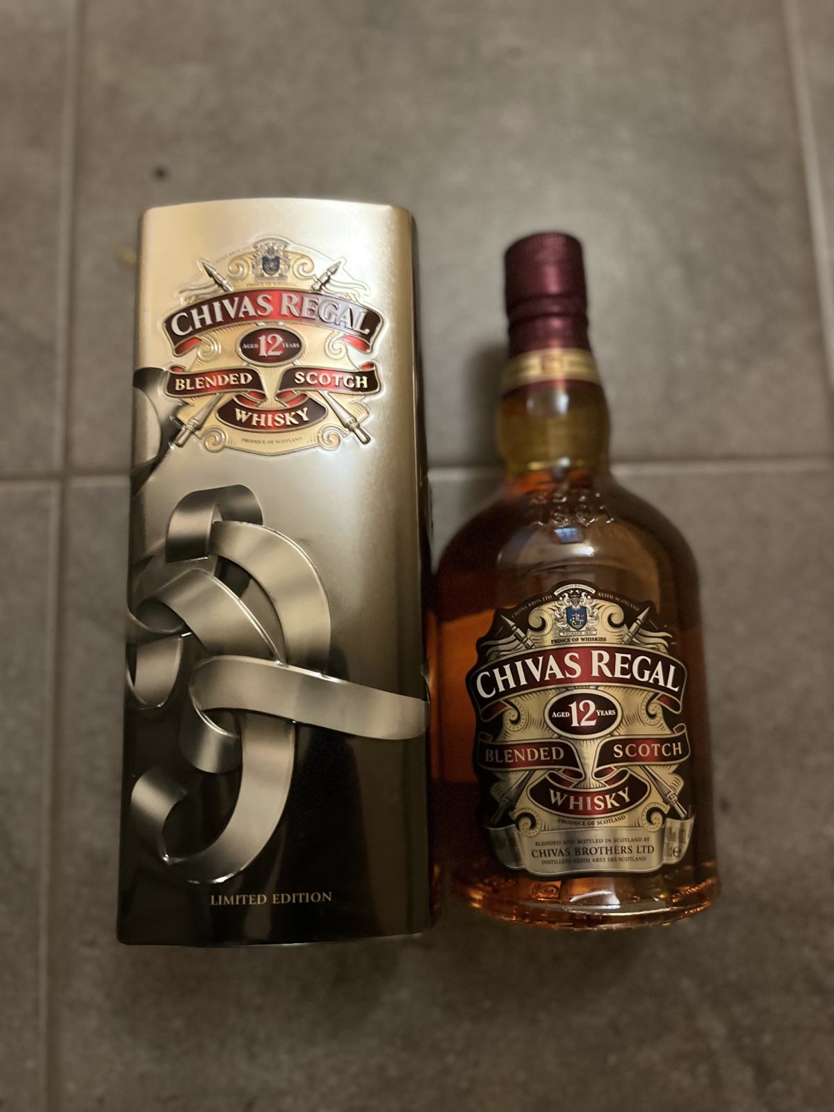 CHIVAS REGAL 12 0.7L + METAL BOX