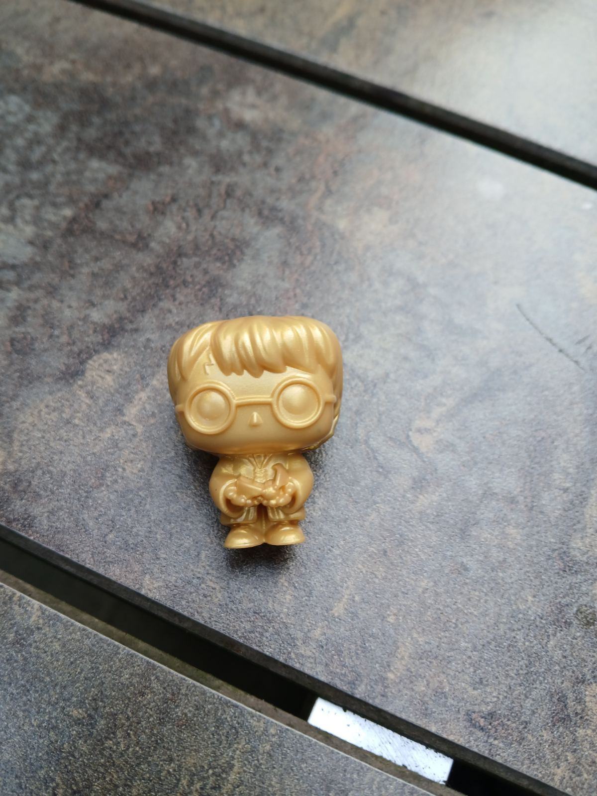 gold harry potter kinder joy 2024