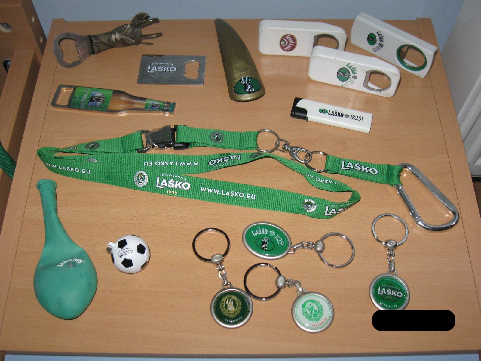 LAŠKO obeski in odpirači