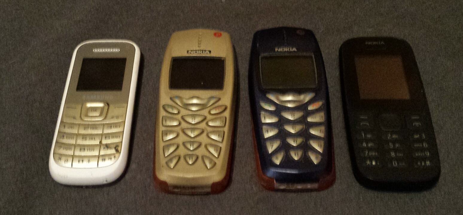 STARI MOBILNI TELEFONI 4 KOM