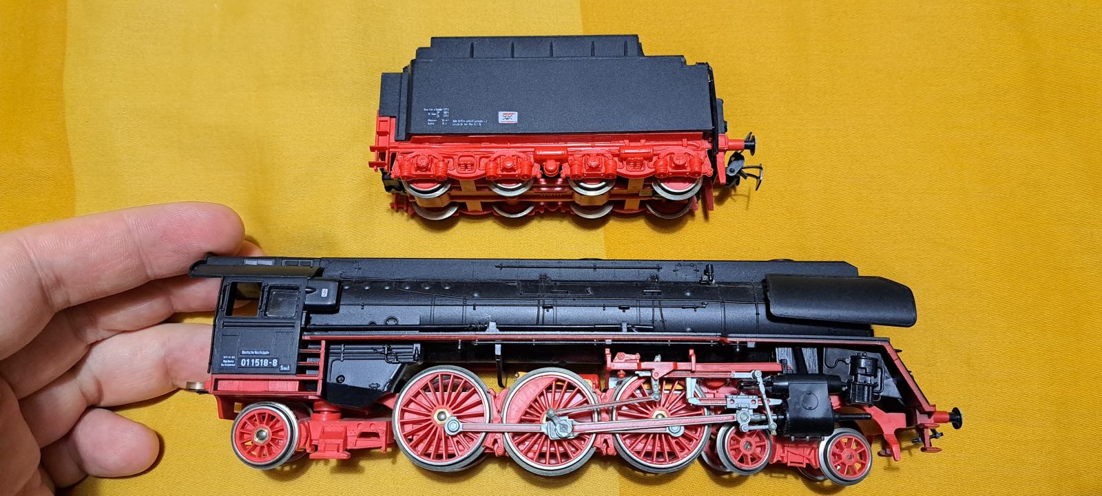 1:87 HO merilo PIKO BR 01 1518 8 parna lokomotiva dummy