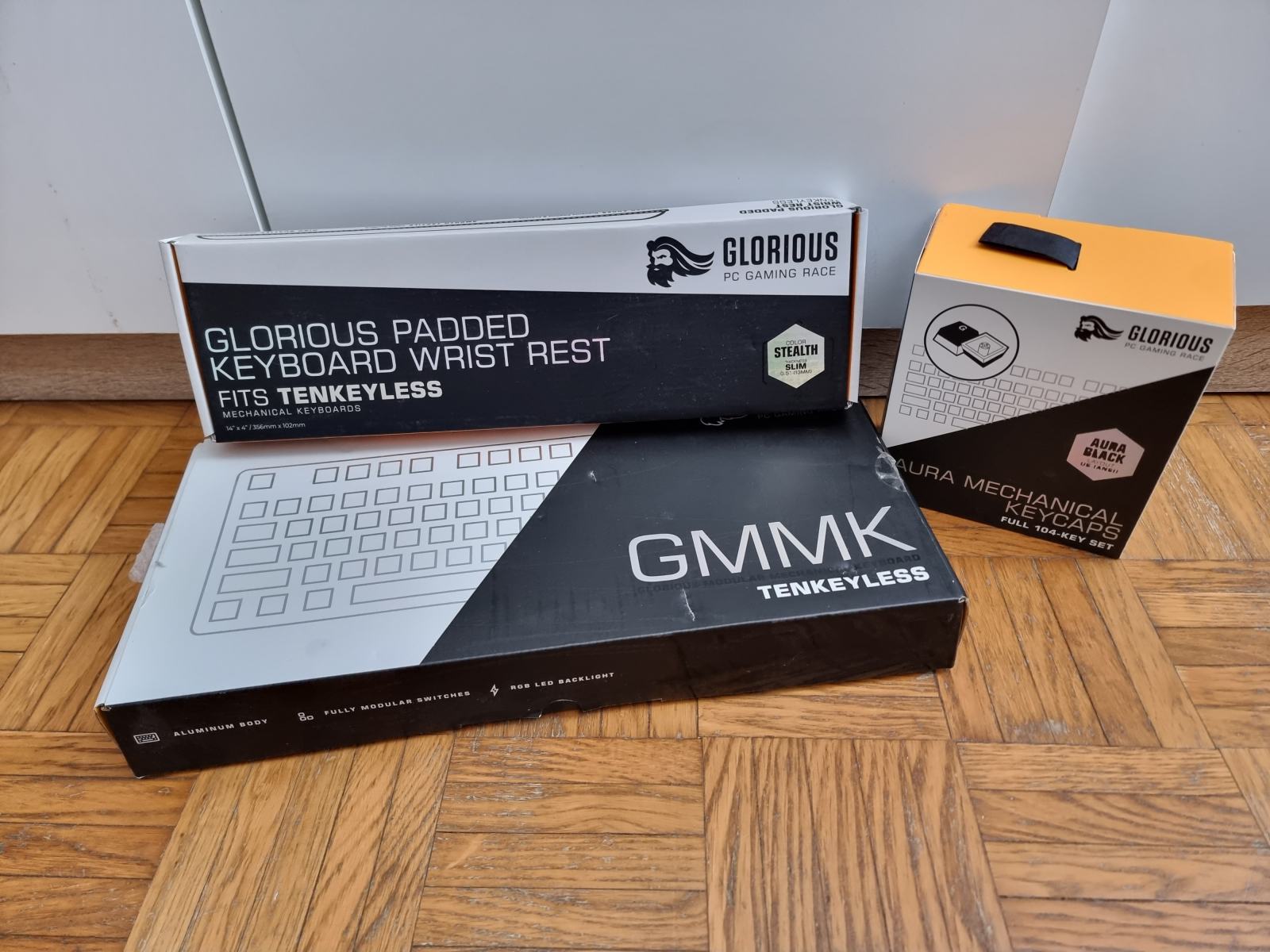 Glorious GMMK TKL White Ice Edition + Slim Wrist Rest + AURA KEYCAPS