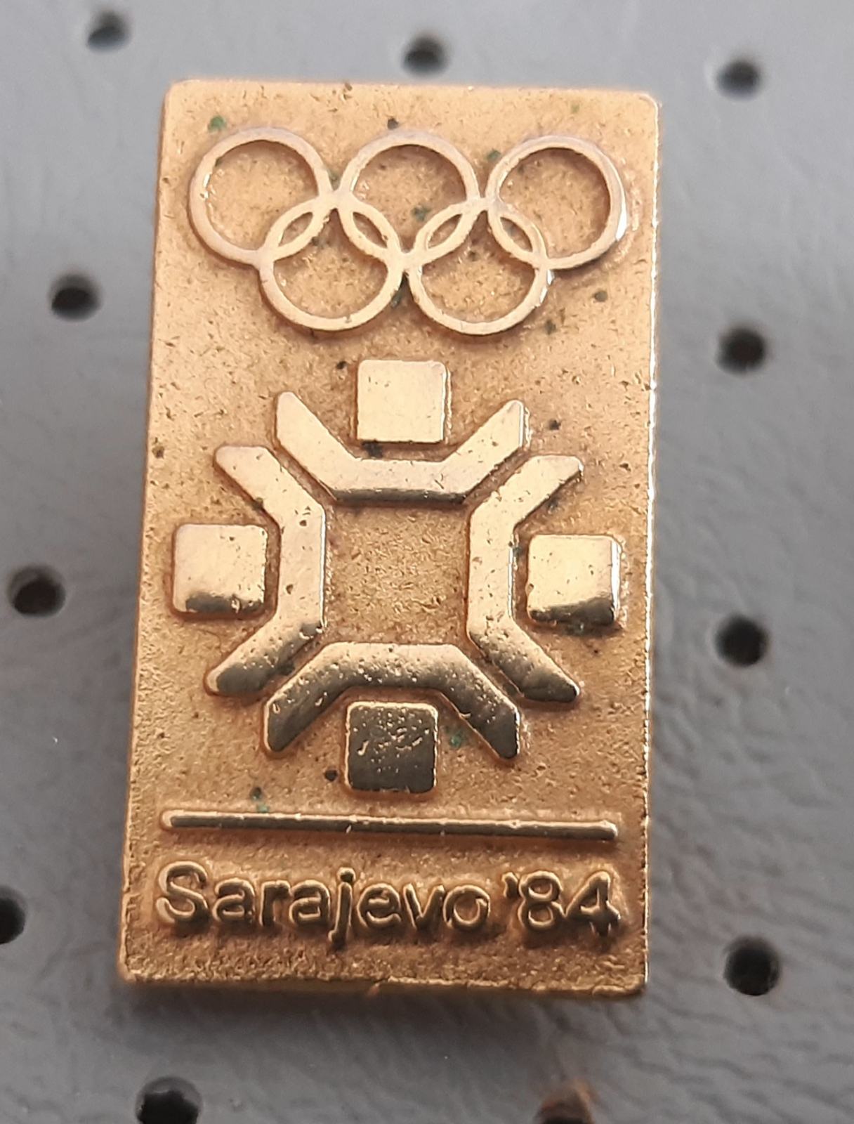 Značka Olimpijske igre Sarajevo 1984 logo zlata