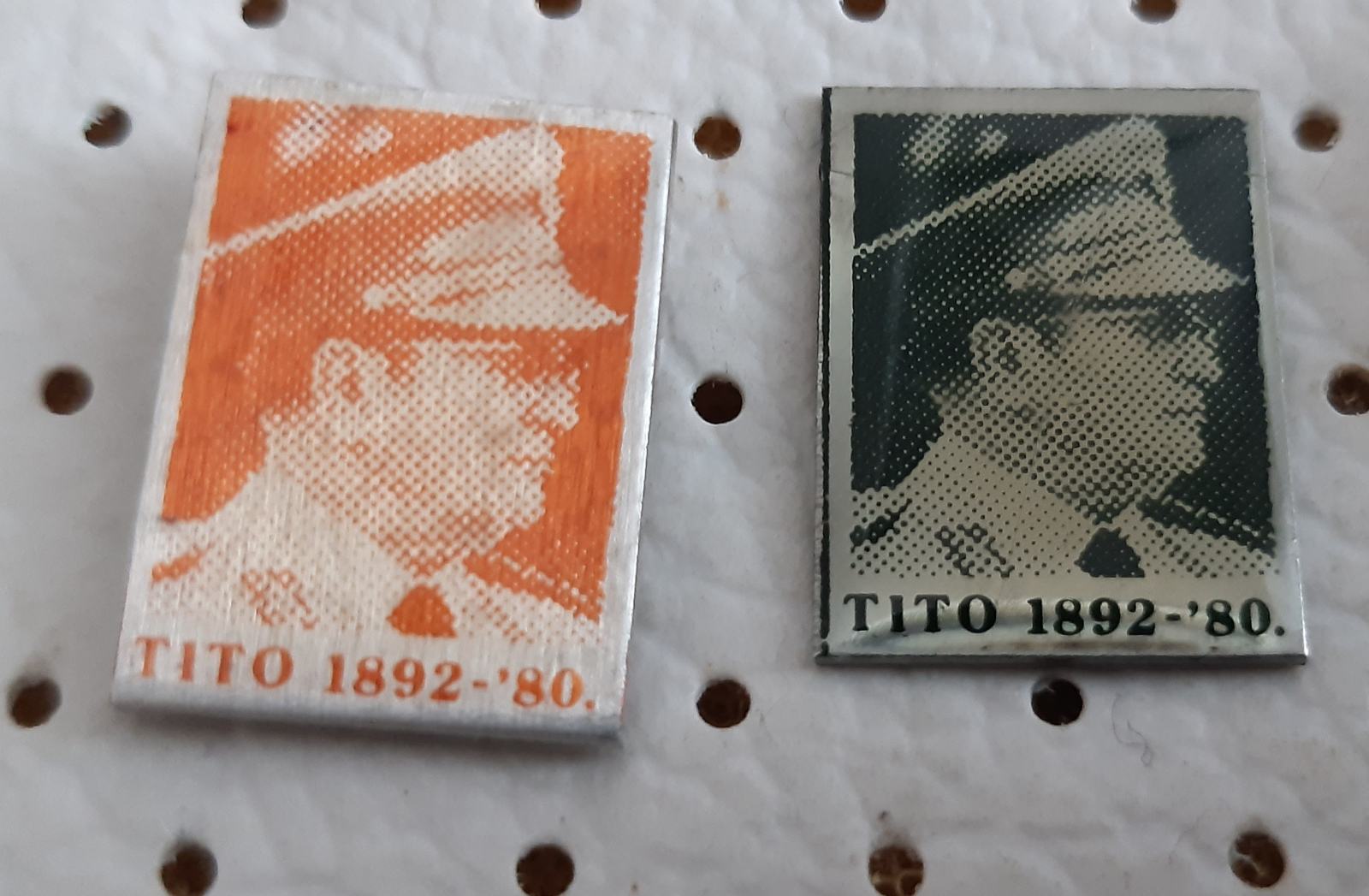 Znački Josip Broz Tito 1892/1980 v uniformi