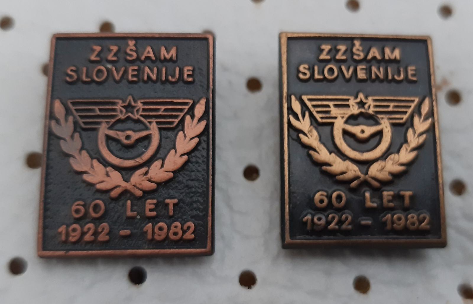 Znački ZŠAM Slovenije 60 let 1922/1982 Zveza šoferjev in avtomehanikov