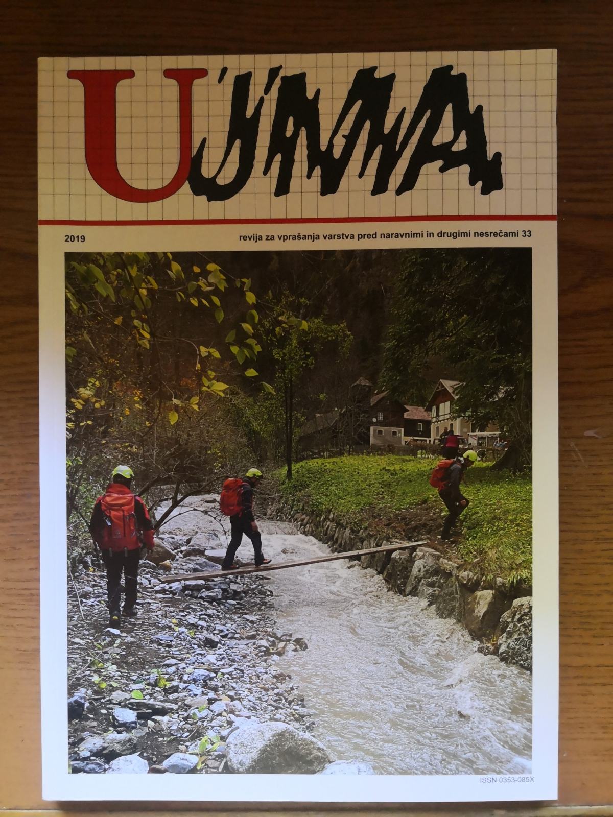 Revija Ujma (leto 2020; št. 33)