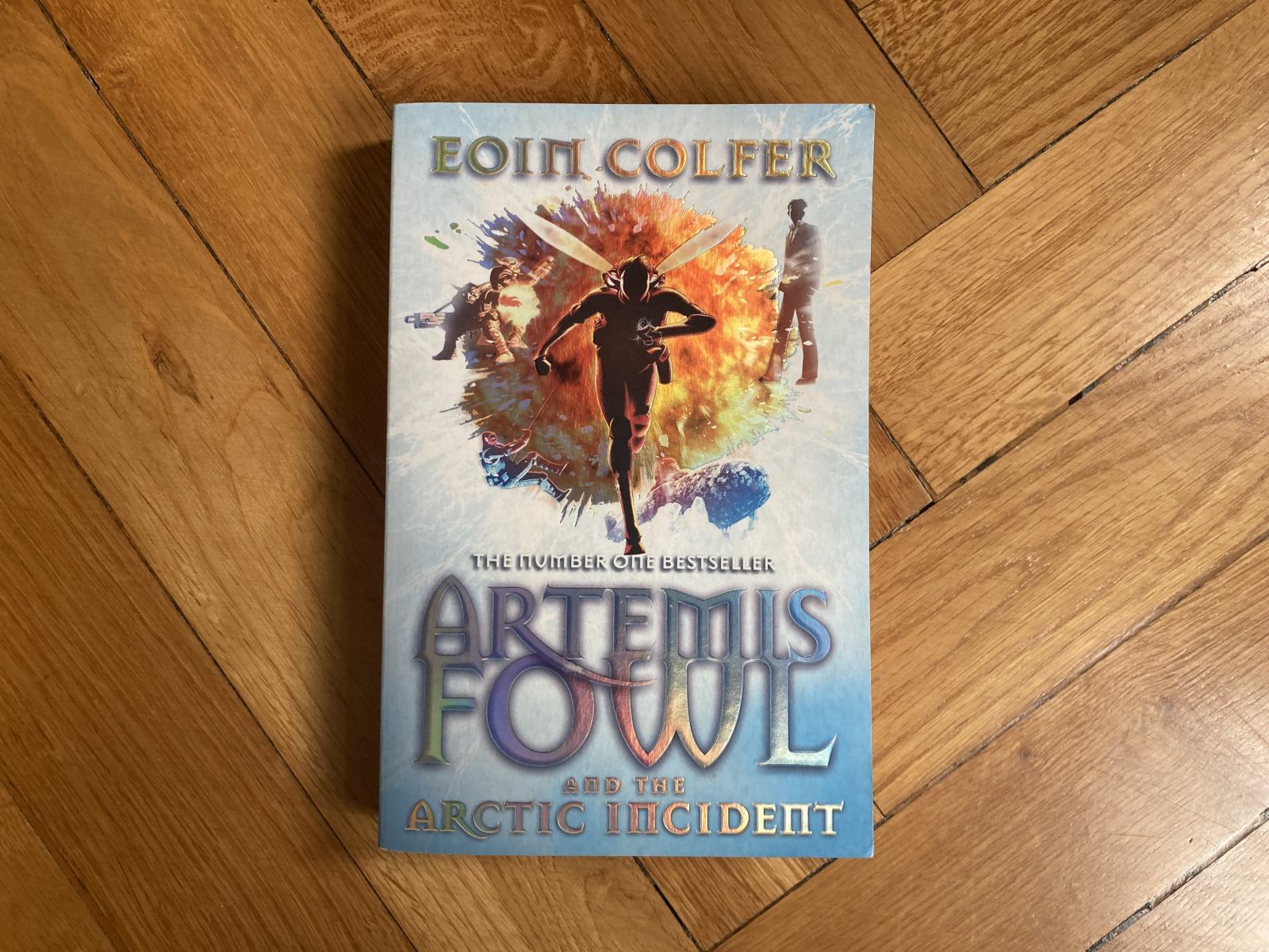 Knjiga Artemis Fowl and the Arctic Incident avtor Eoin Colfer