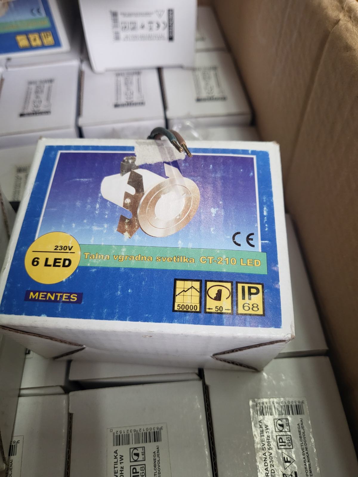 LED pohodna povozne talne svetilke