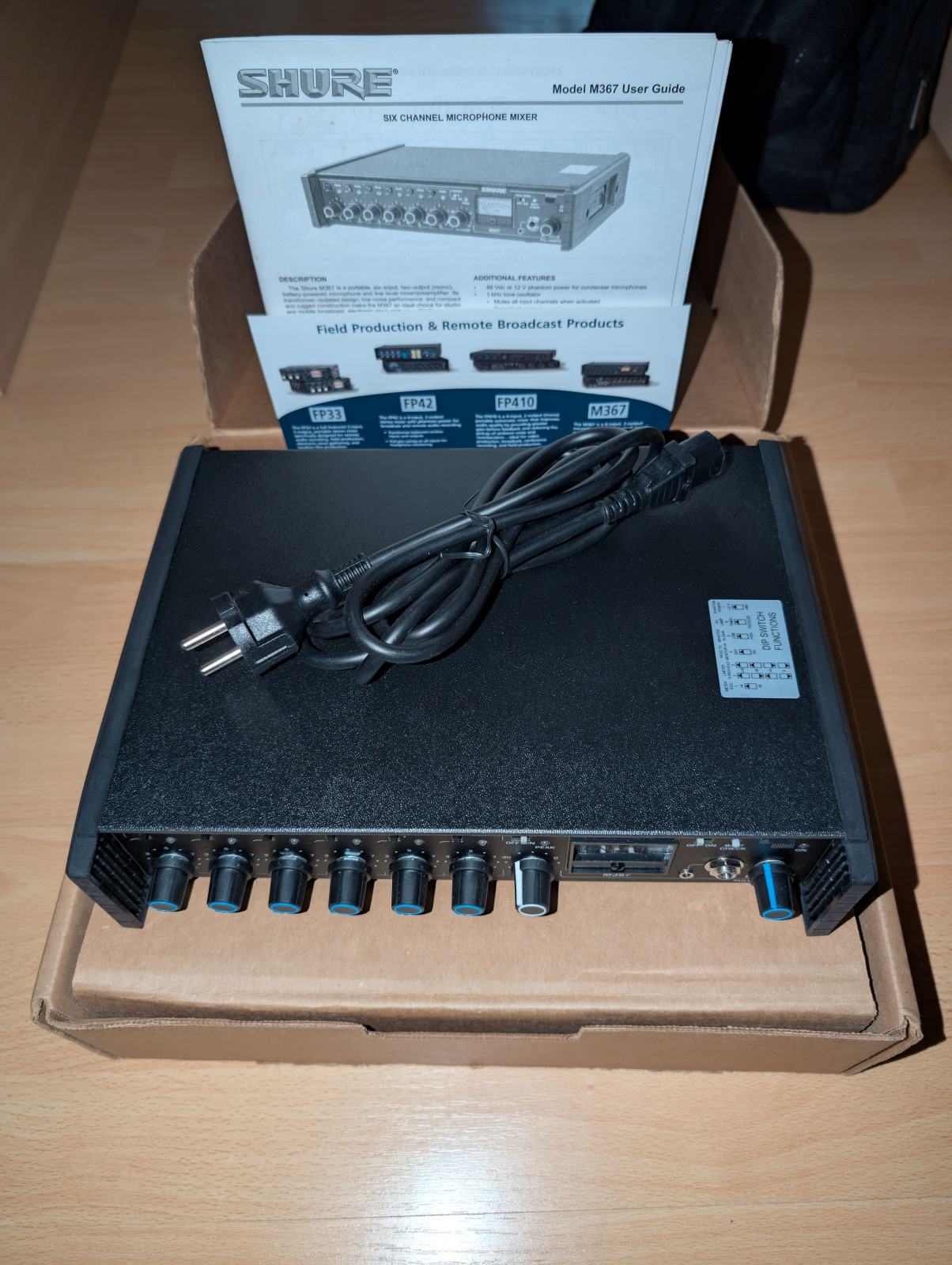 Shure M367 6-Channel Portable Analog Microphone Mixer